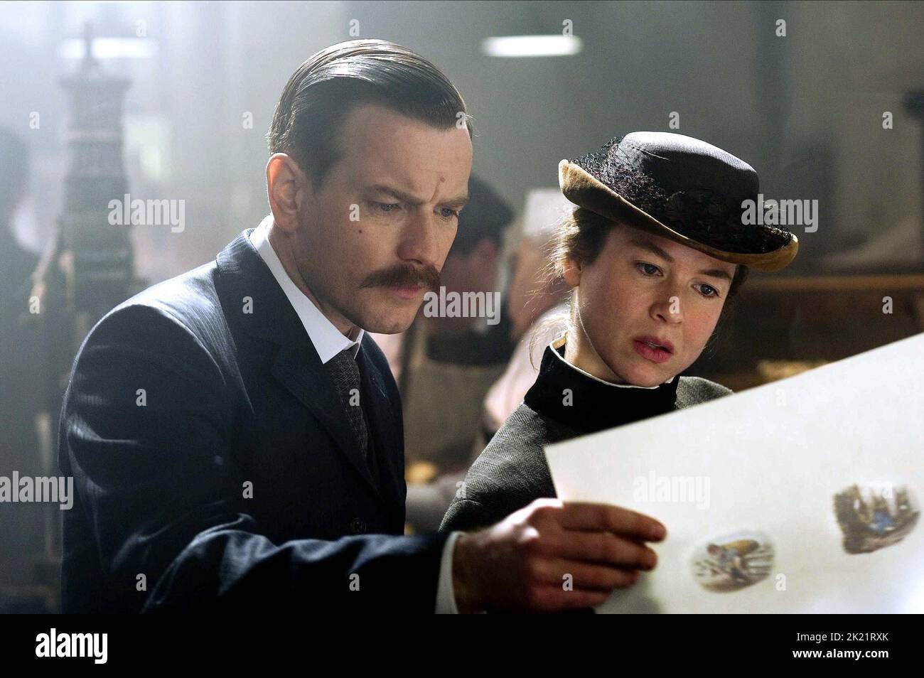 EWAN MCGREGOR, RENEE ZELLWEGER, MISS POTTER, 2006 Stock Photo - Alamy