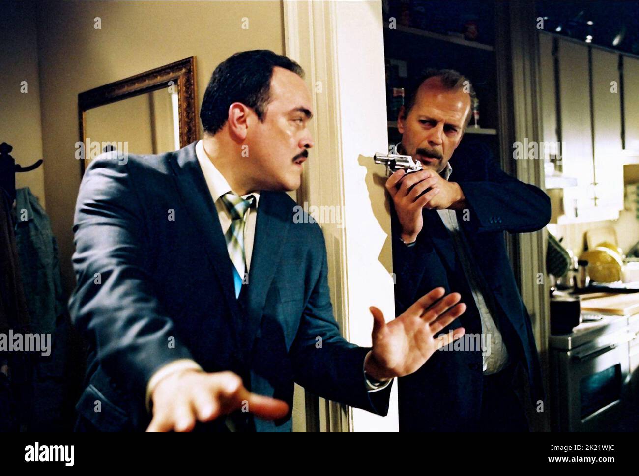 DAVID ZAYAS, BRUCE WILLIS, 16 BLOCKS, 2006 Stock Photo - Alamy
