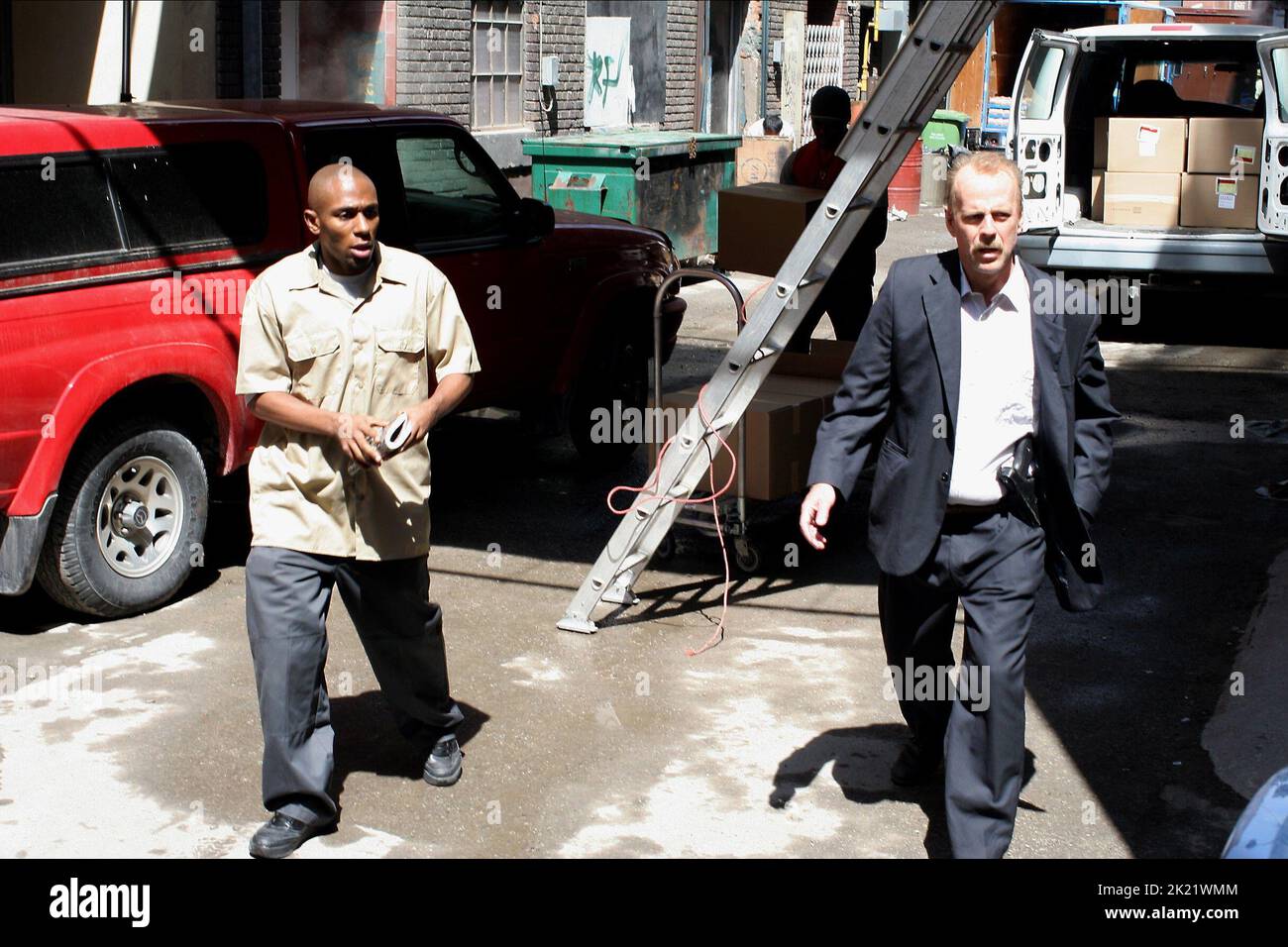 MOS DEF, BRUCE WILLIS, 16 BLOCKS, 2006 Stock Photo - Alamy