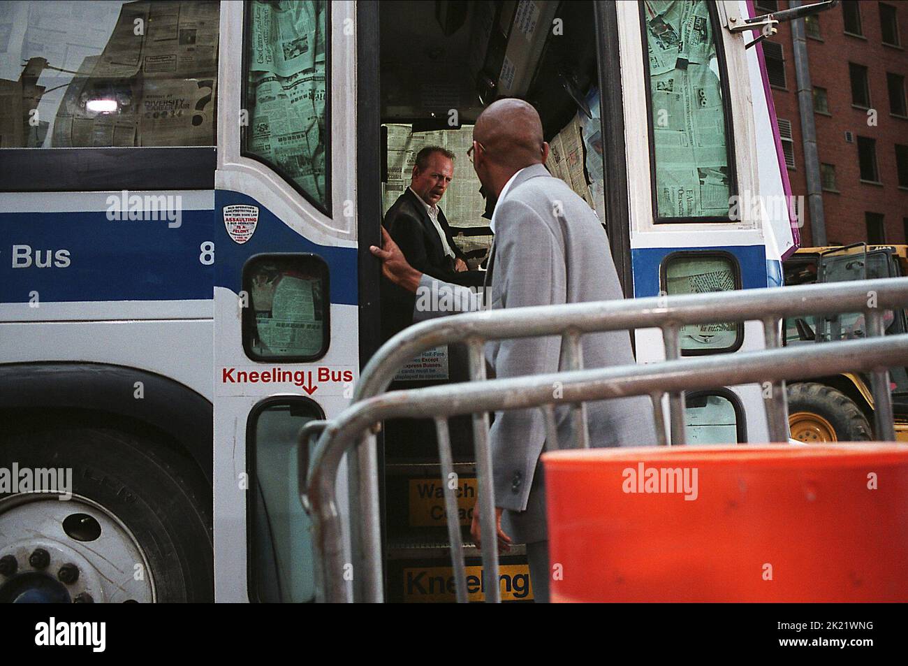 BRUCE WILLIS, MOS DEF, 16 BLOCKS, 2006 Stock Photo - Alamy