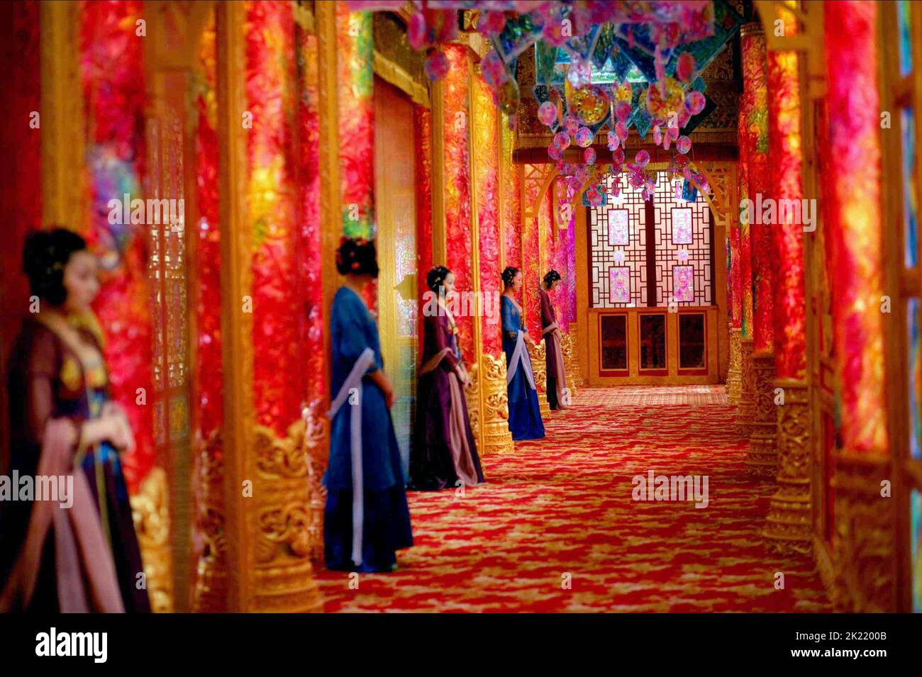 CORRIDOR SCENE, CURSE OF THE GOLDEN FLOWER, 2006 Stock Photo - Alamy
