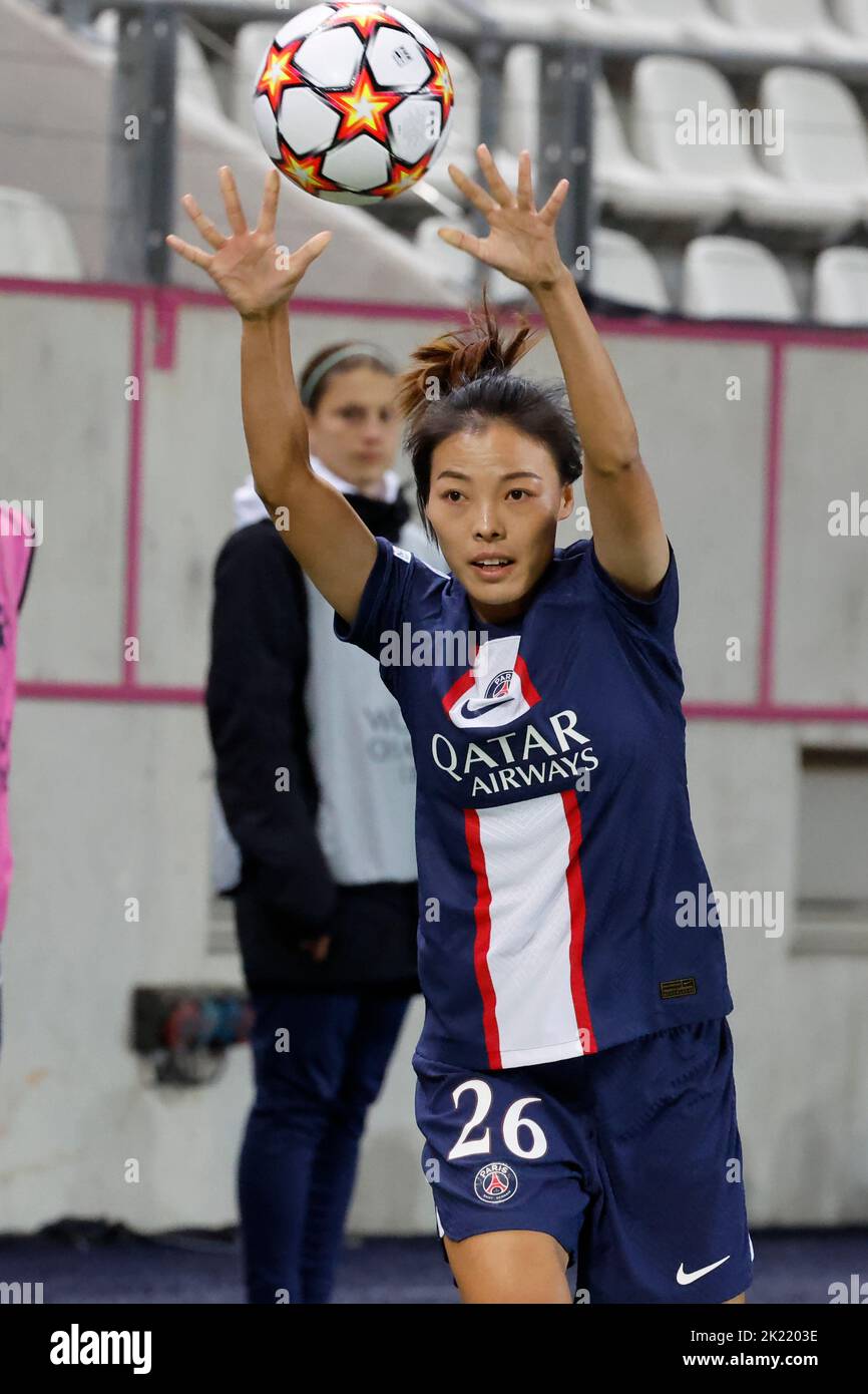 Paris, France. 21st Sep, 2022. Paris Saint-Germain's Chinese player Li ...