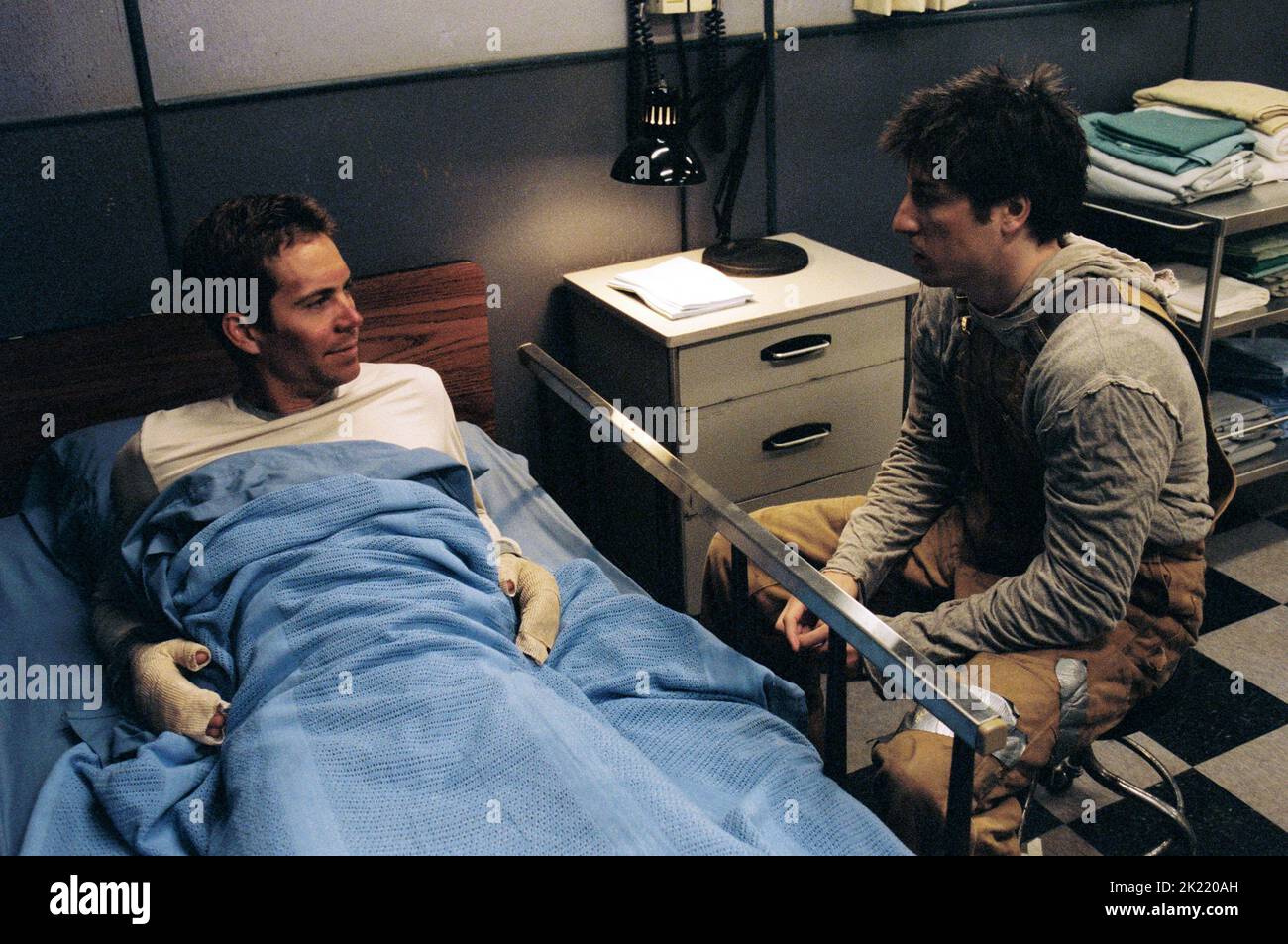 PAUL WALKER, JASON BIGGS, EIGHT BELOW, 2006 Stock Photo - Alamy