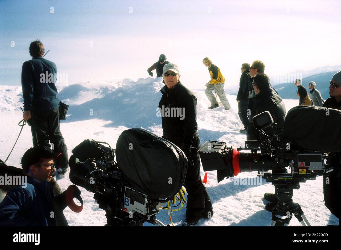 FRANK MARSHALL, FILM CREW ON SET, EIGHT BELOW, 2006 Stock Photo - Alamy