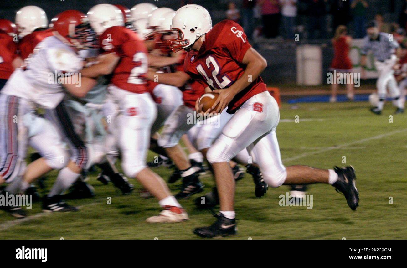 AMERICAN FOOTBALL SCENE, FACING THE GIANTS, 2006 Stock Photo - Alamy