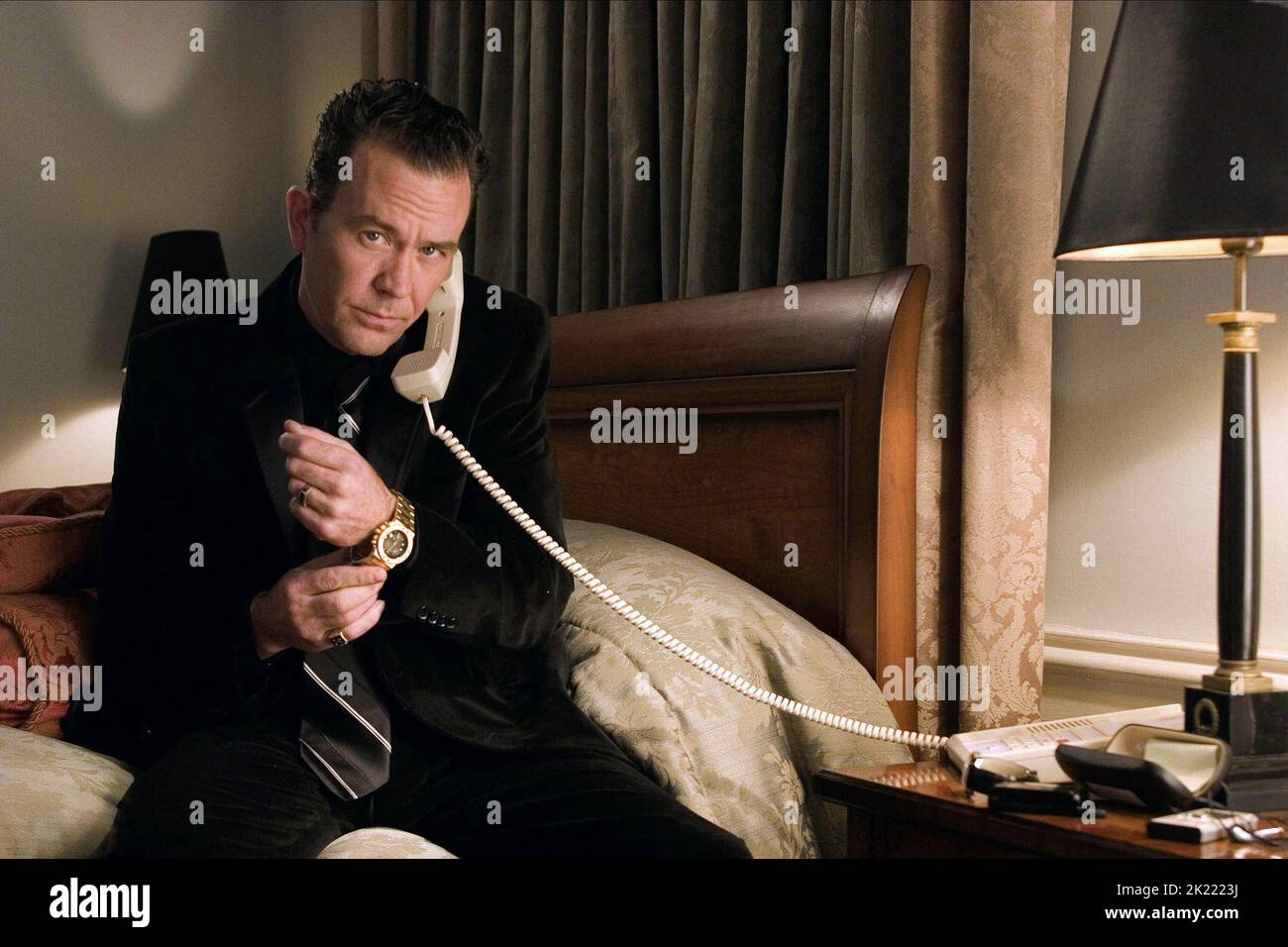 Timothy hutton director hi-res stock photography and images - Alamy