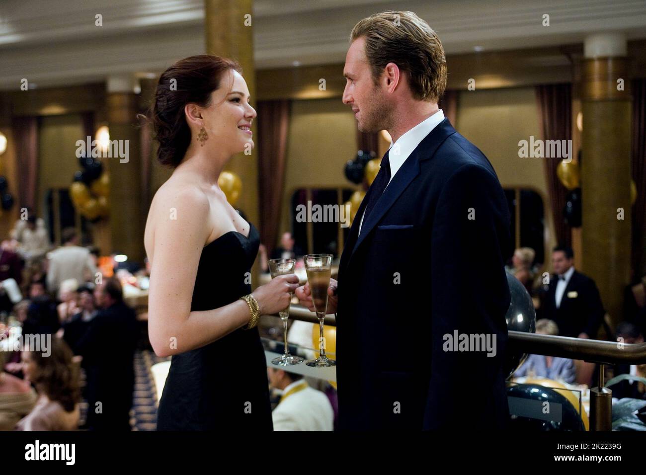 JACINDA BARRETT, JOSH LUCAS, POSEIDON, 2006 Stock Photo - Alamy