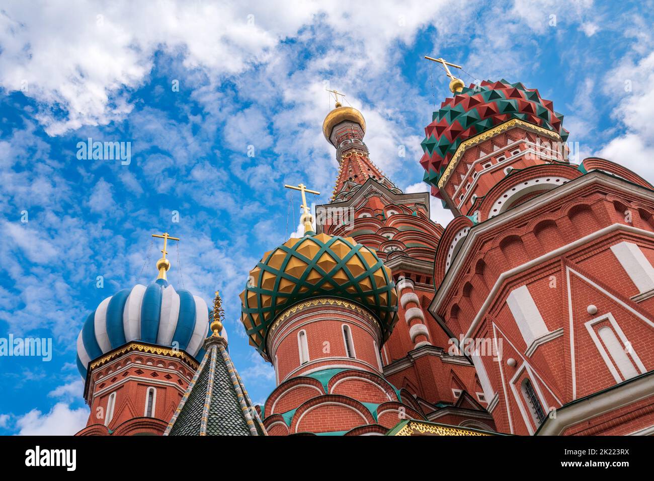 St. Basil's Cathedral on Red Square in Moscow. Russian history, Moscow ...