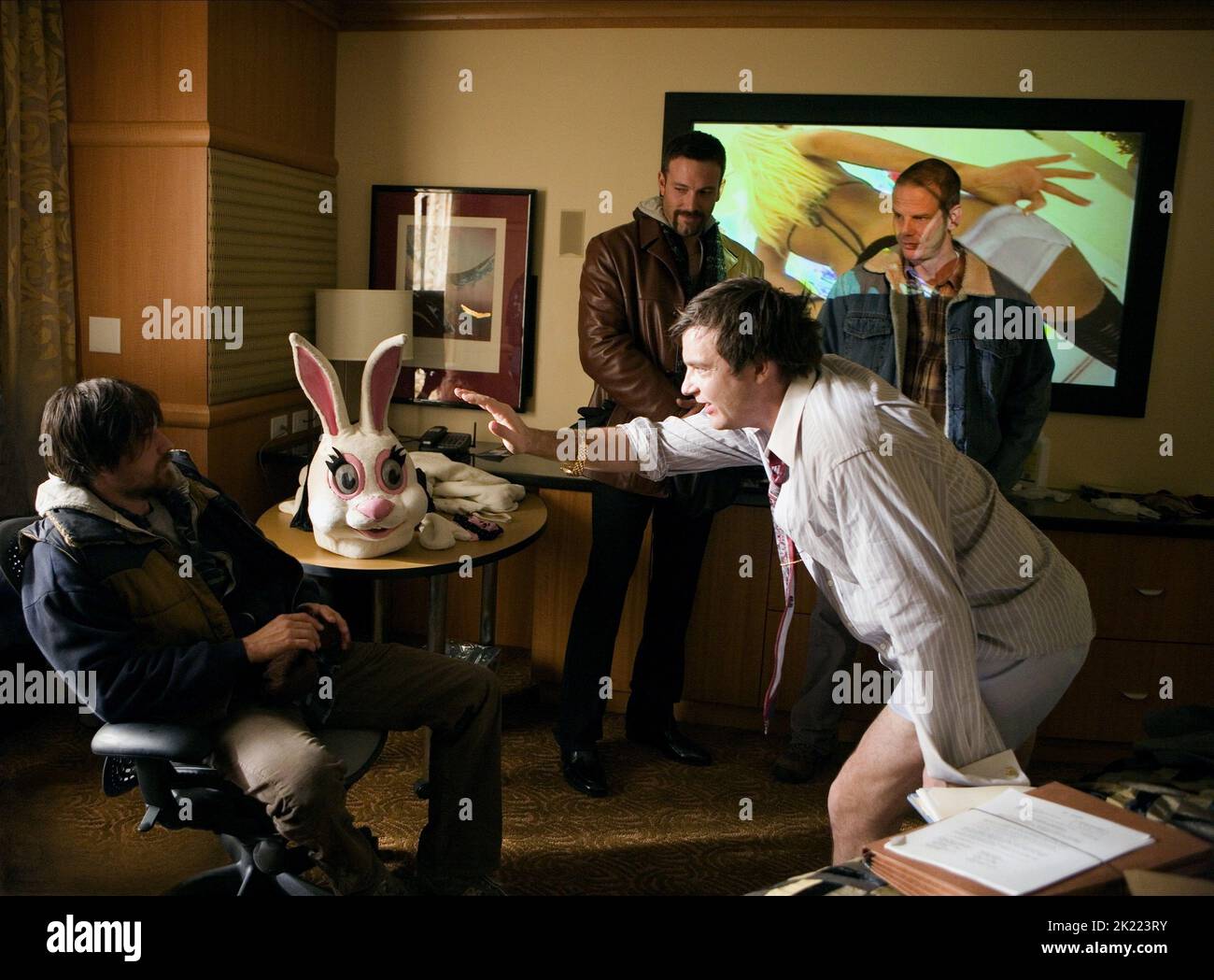 MARTIN HENDERSON, BEN AFFLECK, JASON BATEMAN, PETER BERG, SMOKIN' ACES ...