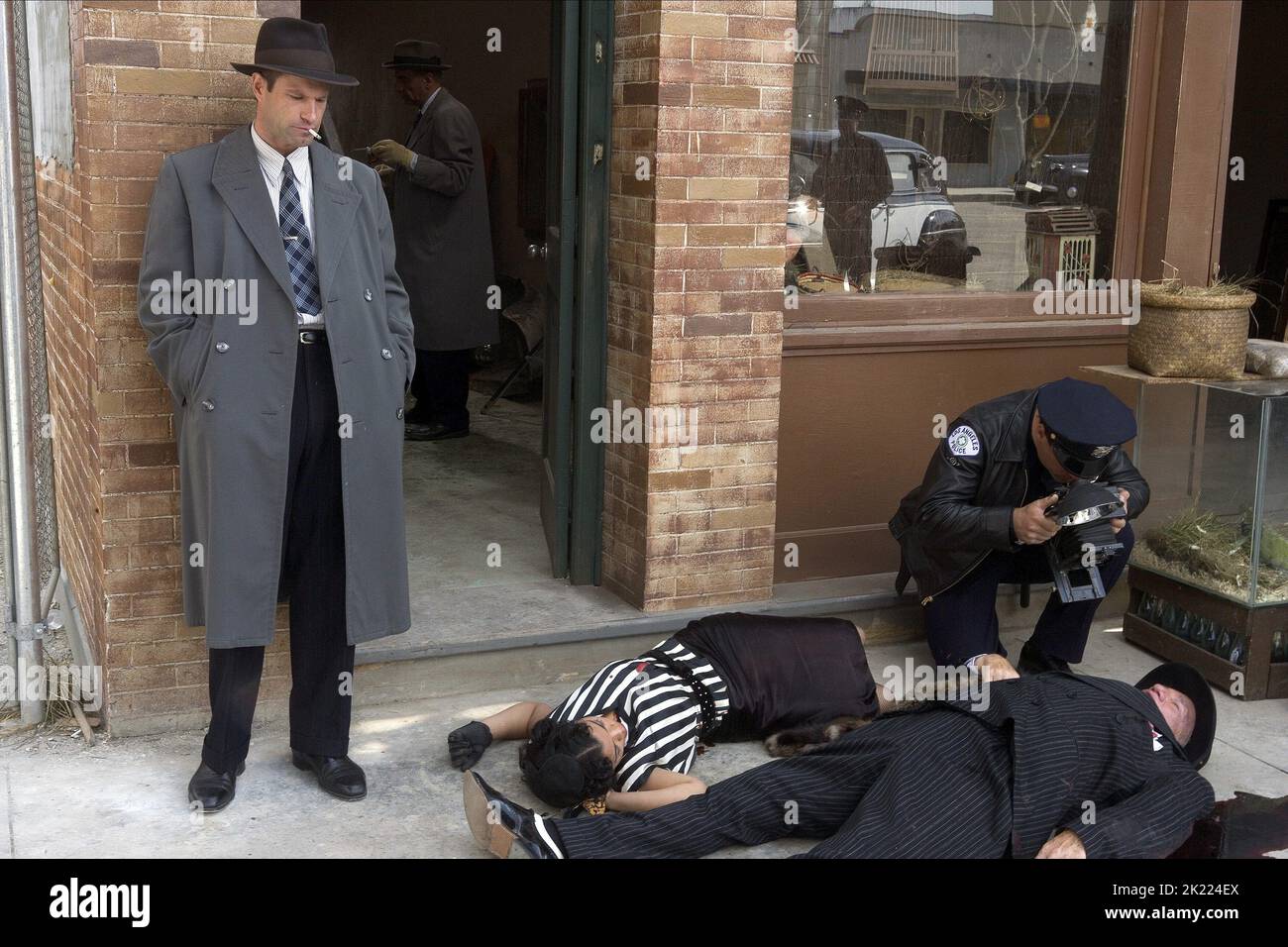 AARON ECKHART, STEPHANIE L. MOORE, THE BLACK DAHLIA, 2006 Stock Photo ...
