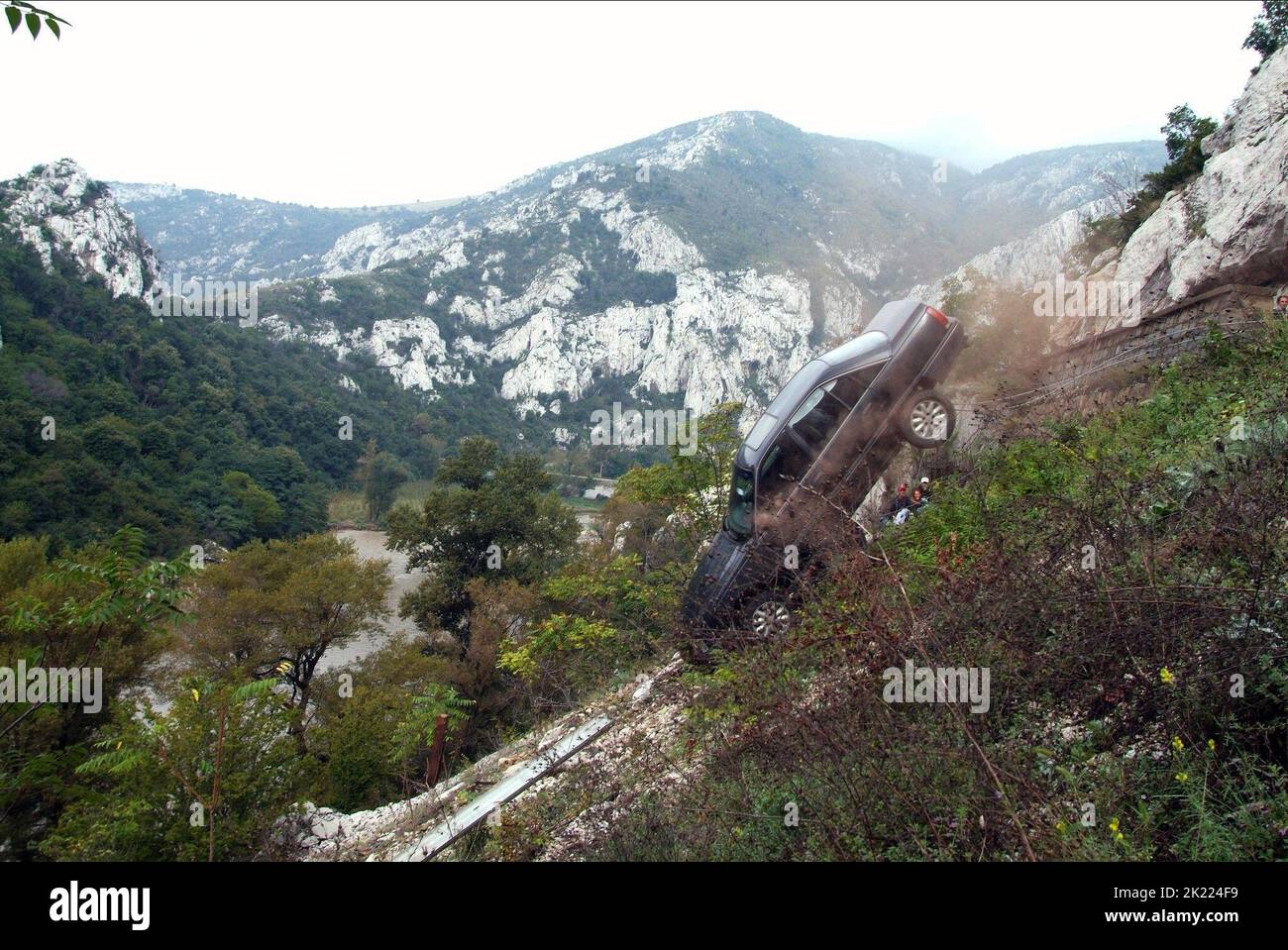 CAR CRASH SCENE, THE CONTRACT, 2006 Stock Photo - Alamy