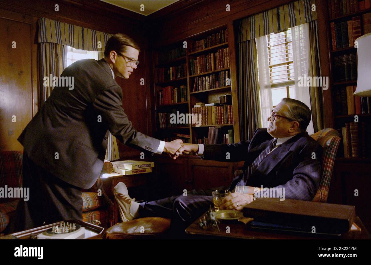 MATT DAMON, ROBERT DE NIRO, THE GOOD SHEPHERD, 2006 Stock Photo - Alamy