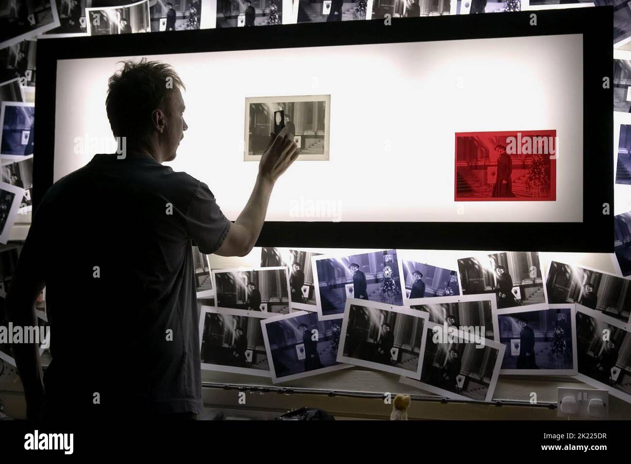 DAVID THEWLIS, THE OMEN, 2006 Stock Photo - Alamy