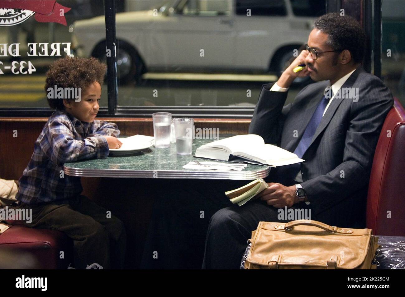 JADEN SMITH, WILL SMITH, THE PURSUIT OF HAPPYNESS, 2006 Stock Photo - Alamy