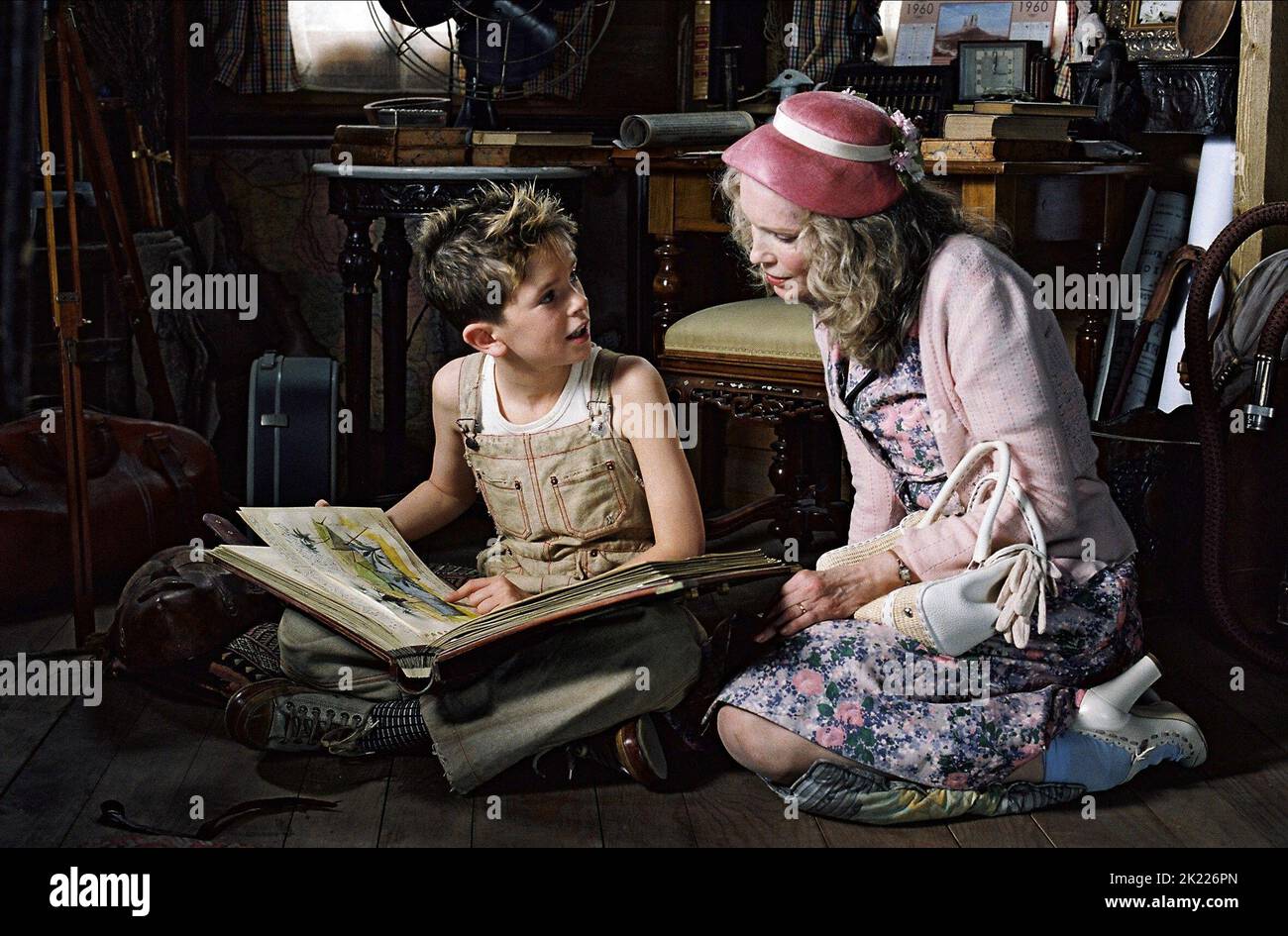 HIGHMORE,FARROW, ARTHUR AND THE INVISIBLES, 2006 Stock Photo - Alamy