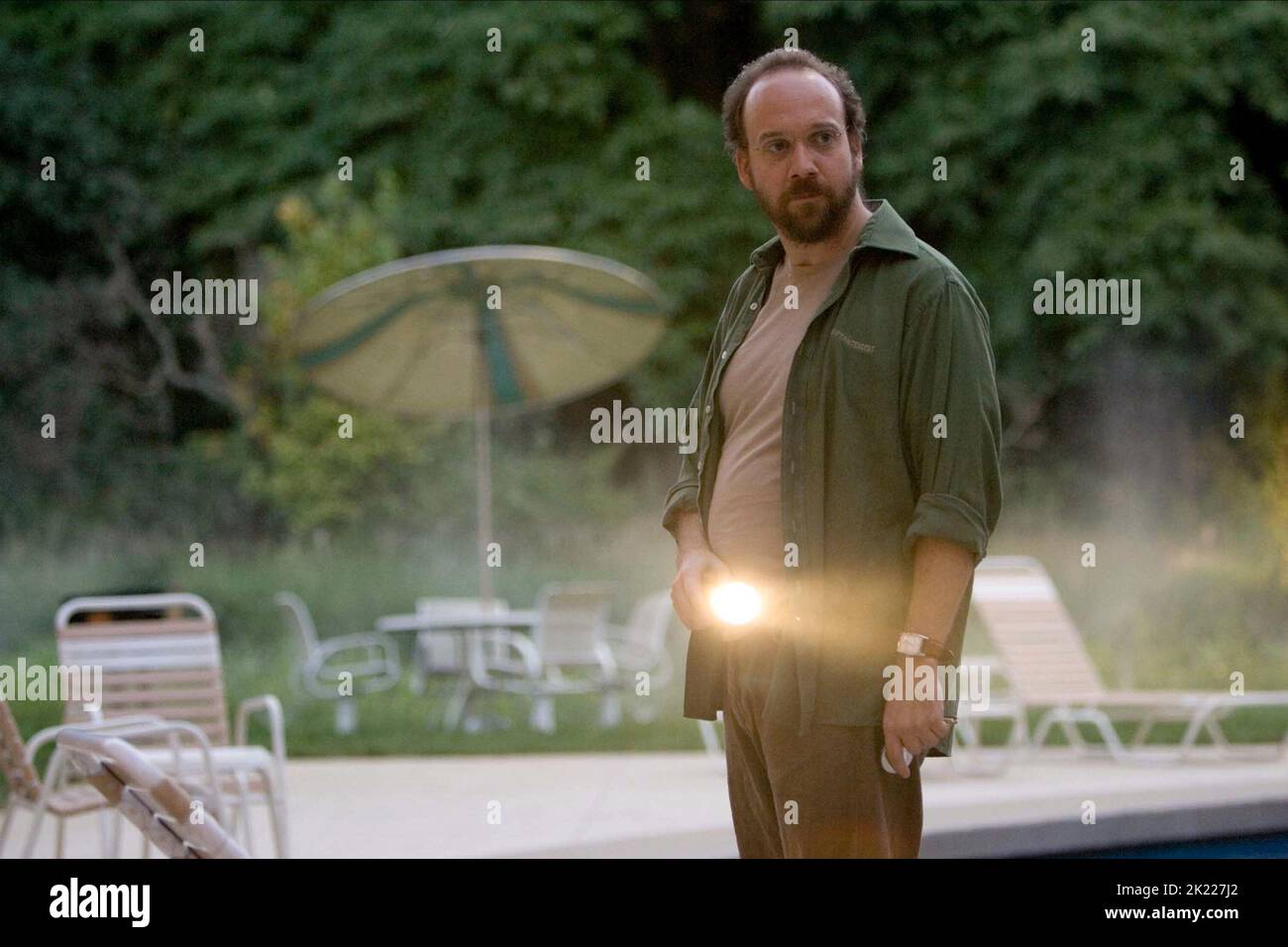 PAUL GIAMATTI, LADY IN THE WATER, 2006 Stock Photo - Alamy