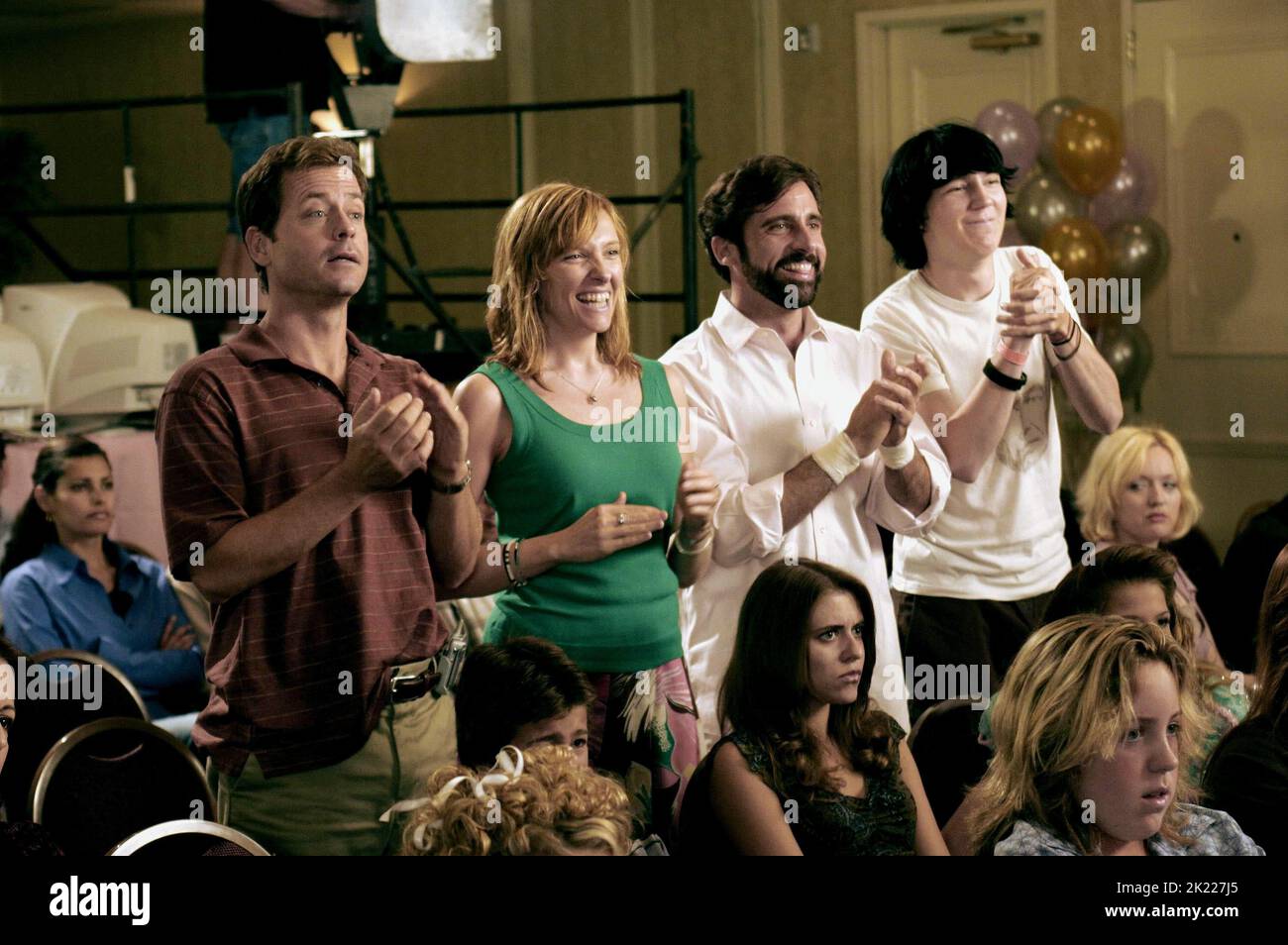 KINNEAR,COLLETTE,CARELL,DANO, LITTLE MISS SUNSHINE, 2006 Stock Photo ...