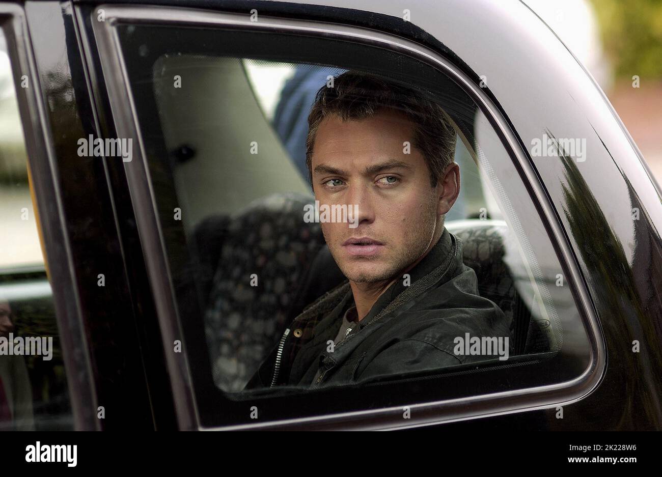 JUDE LAW, BREAKING AND ENTERING, 2006 Stock Photo - Alamy JUDE LAW, BREAKING AND ENTERING, 2006 Stock Photo - Alamy