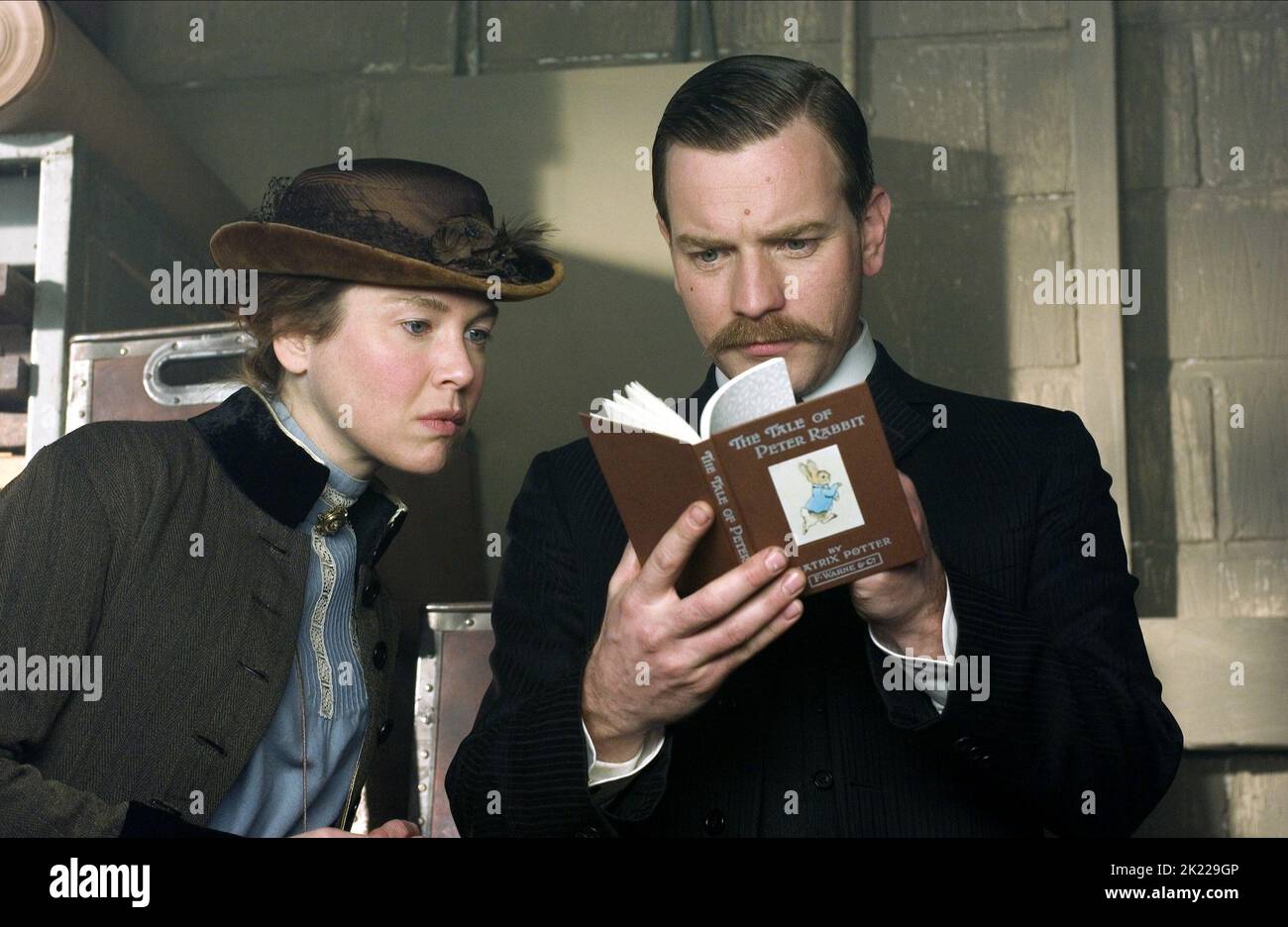 ZELLWEGER,MCGREGOR, MISS POTTER, 2006 Stock Photo - Alamy