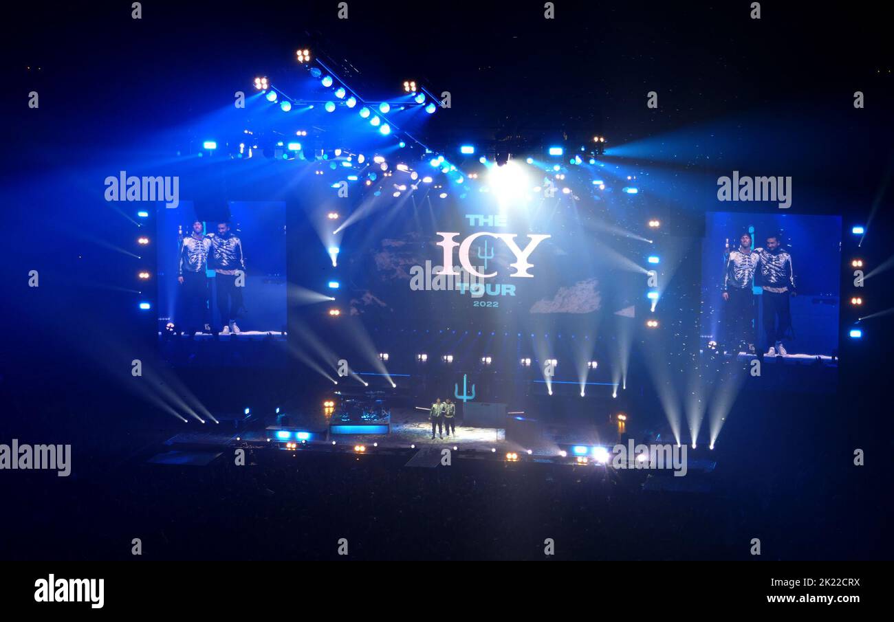 Anaheim, California, USA 17th September 2022 Tyler Joseph and Josh Dun ...