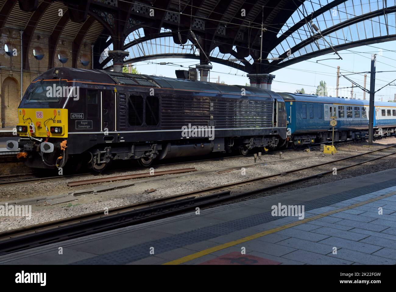 Royal Train locomotive 67006 Royal Sovereign tailing an special ...