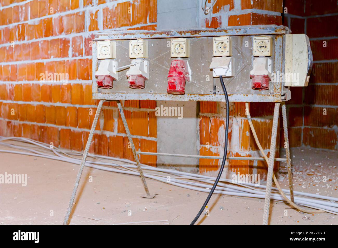 Distribution panel with Industrial multiphase power plugs and sockets ...