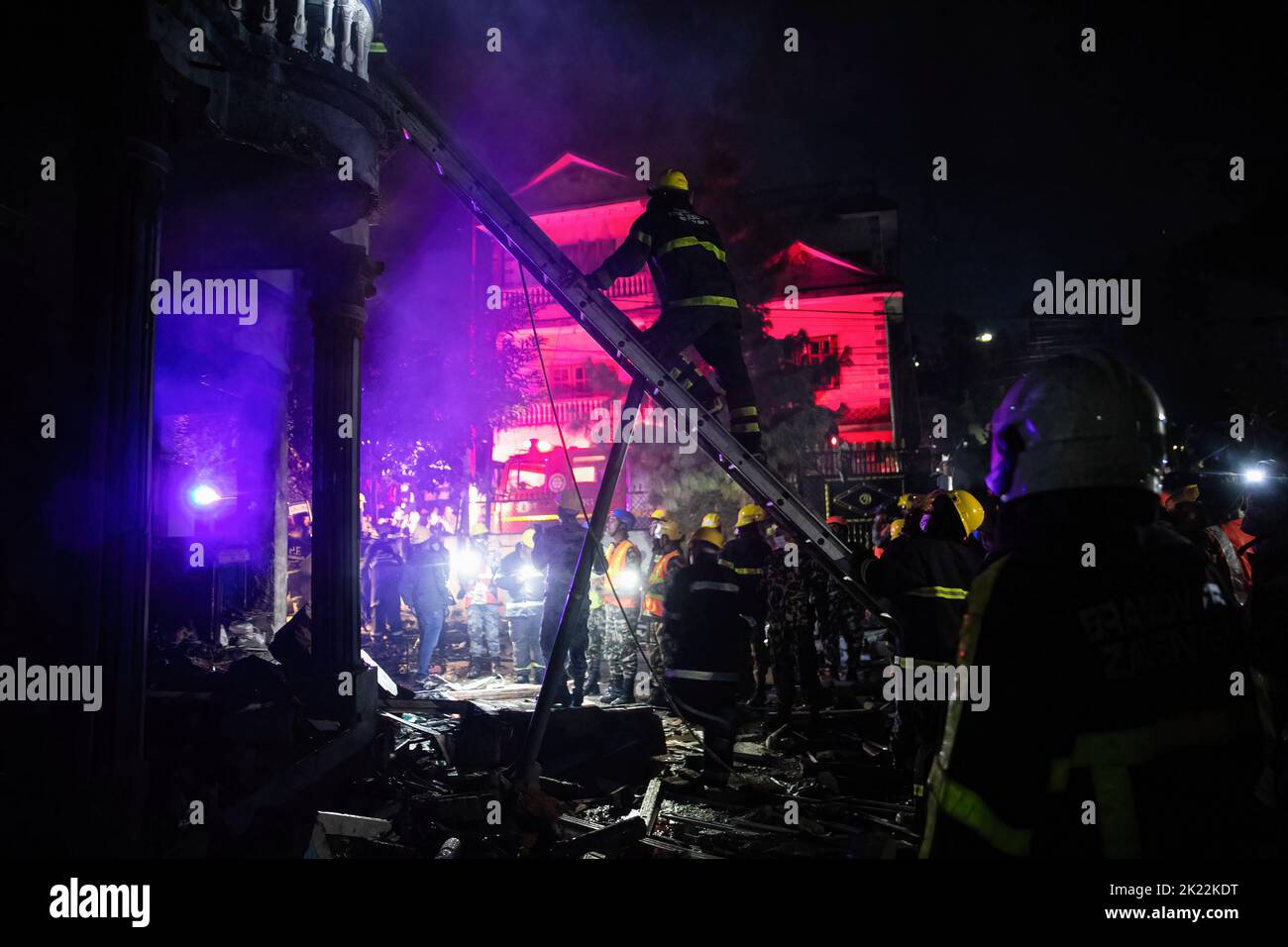 Kathmandu, Nepal. 21st Sep, 2022. Firefighters working hard to douse ...