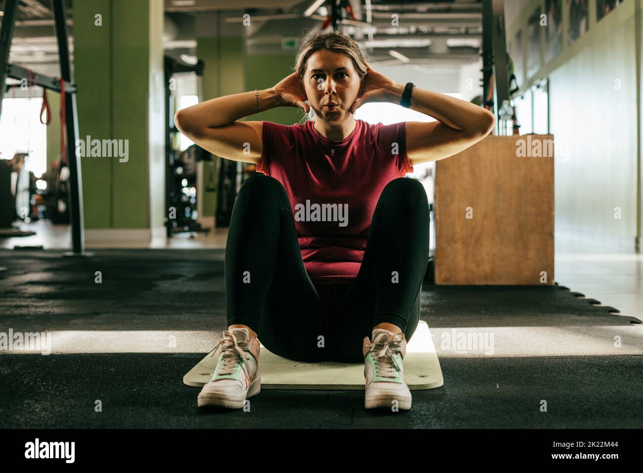 Overweight girl in gym hi-res stock photography and images - Alamy