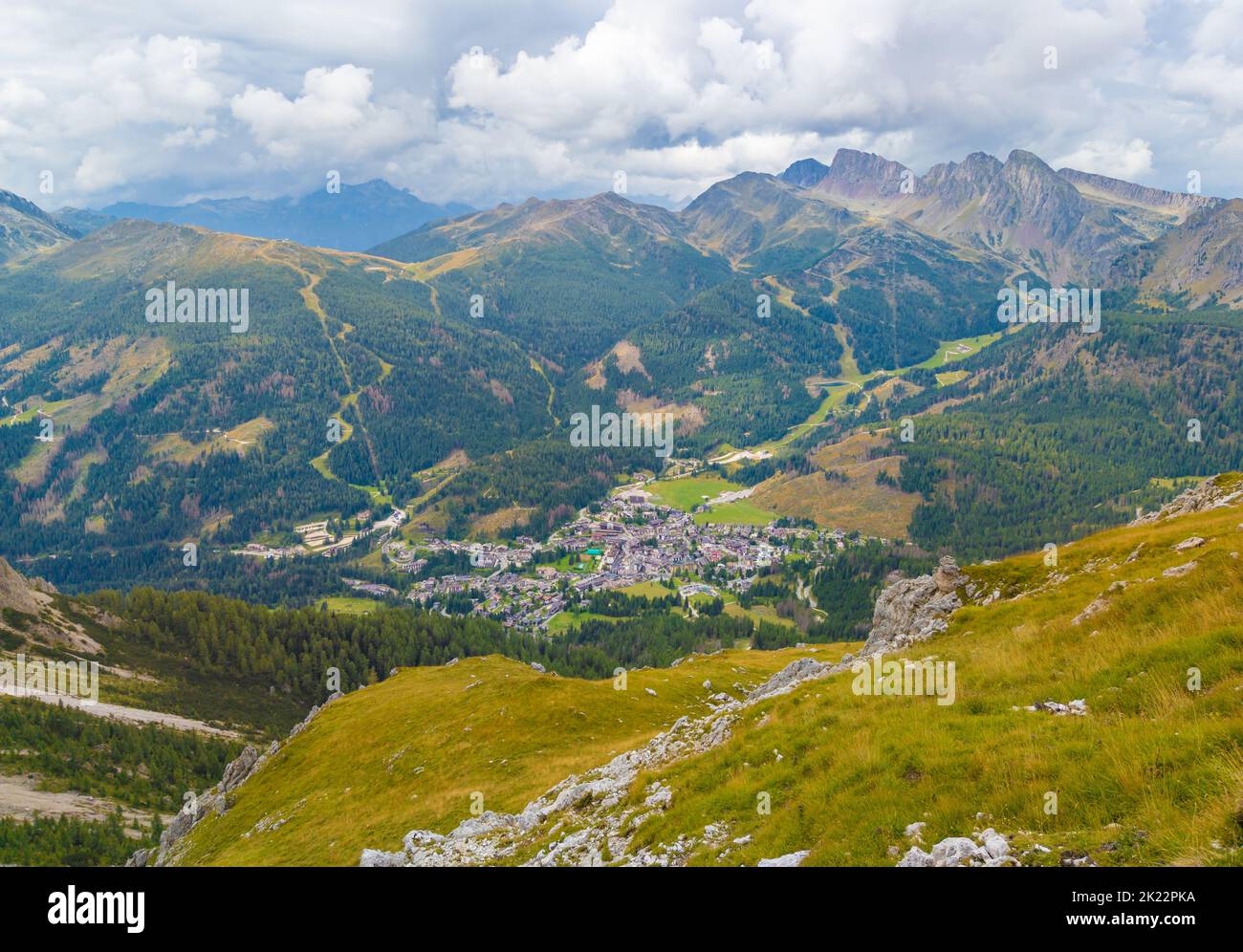 Dolomiti (Italy) - A view of Dolomites mountain range, UNESCO world ...