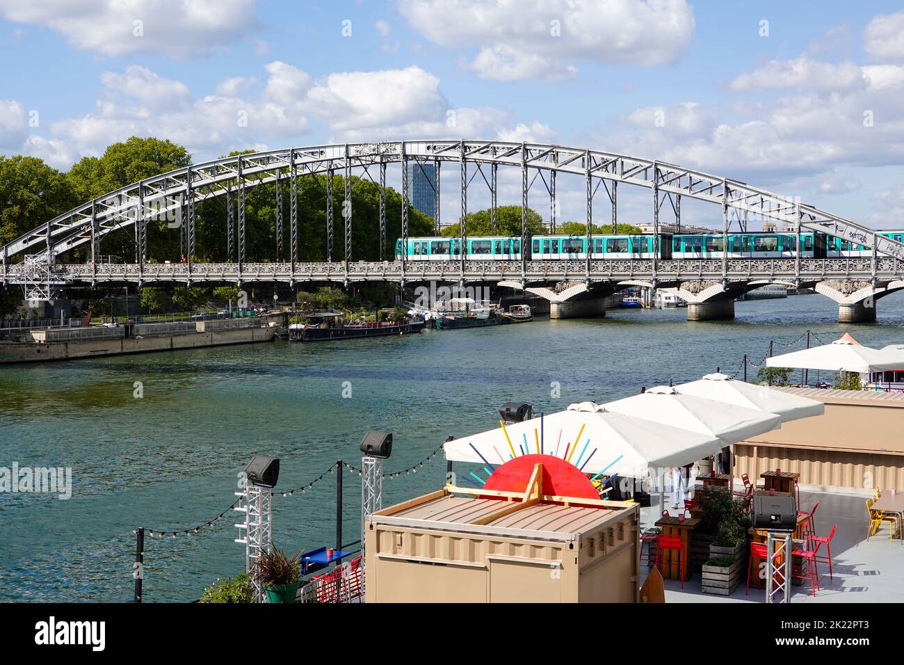 Subway bridges hi-res stock photography and images - Alamy