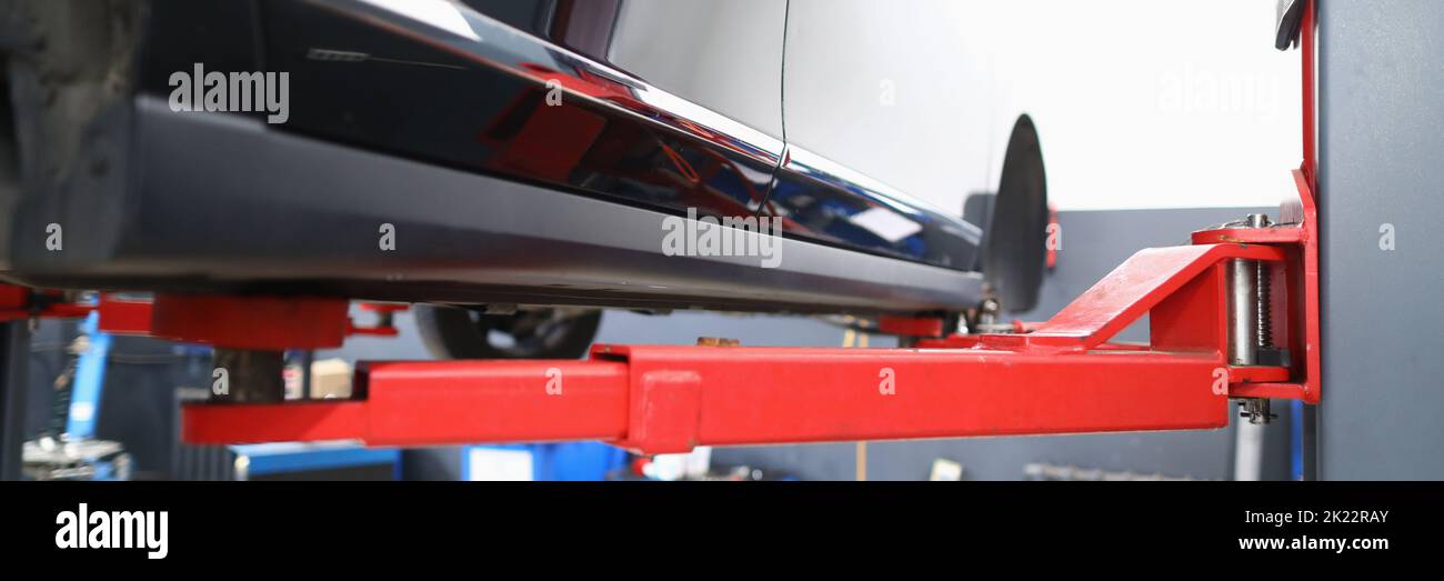 Car lift failure hi-res stock photography and images - Alamy