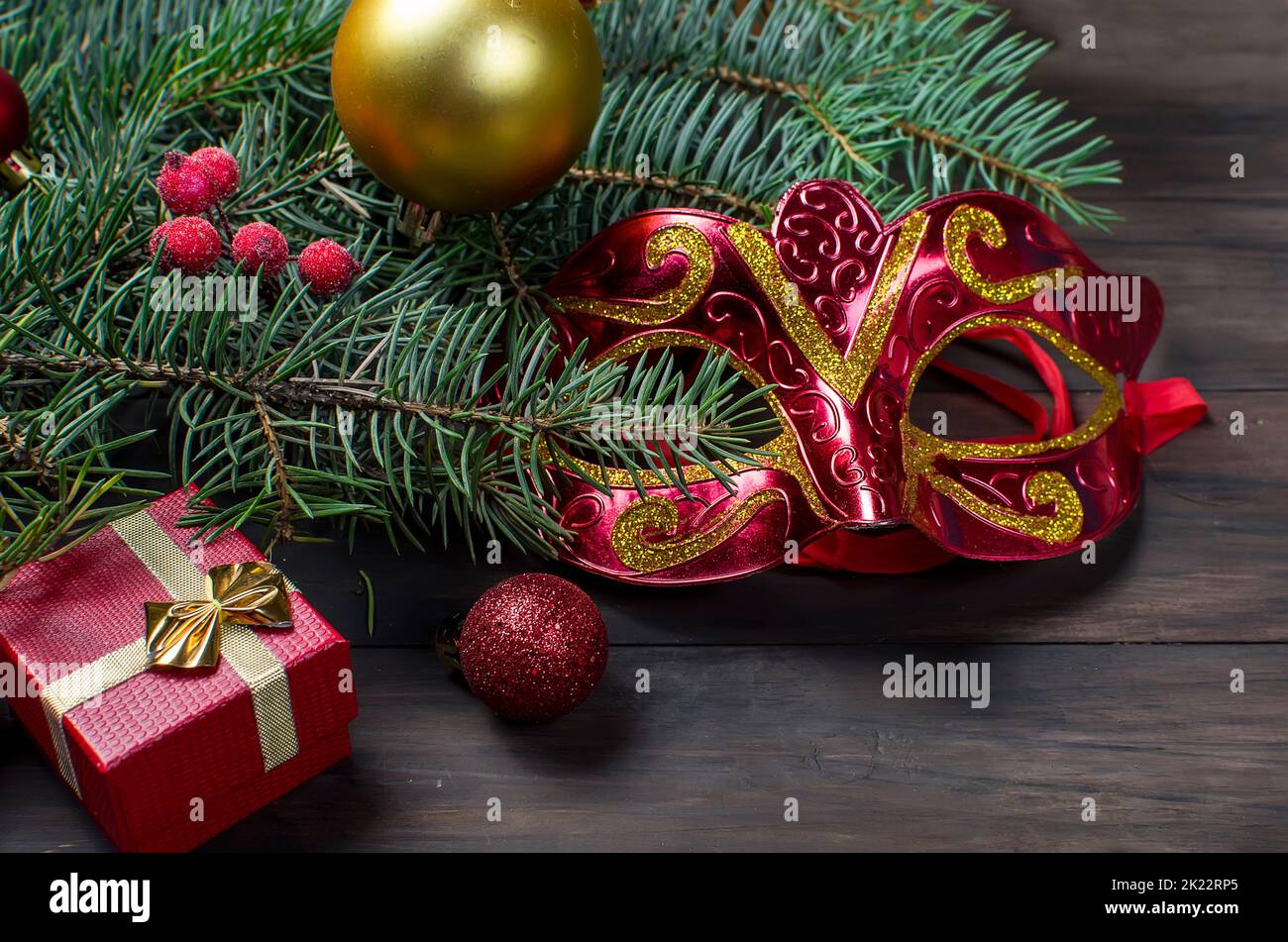 red Christmas background. black gift box, balls, fir branches,red ...