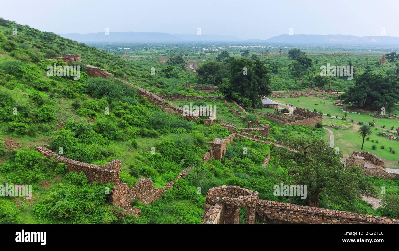 Ruined and fallen walls of Bhangarh Fort, Bhangarh, Rajasthan, India ...