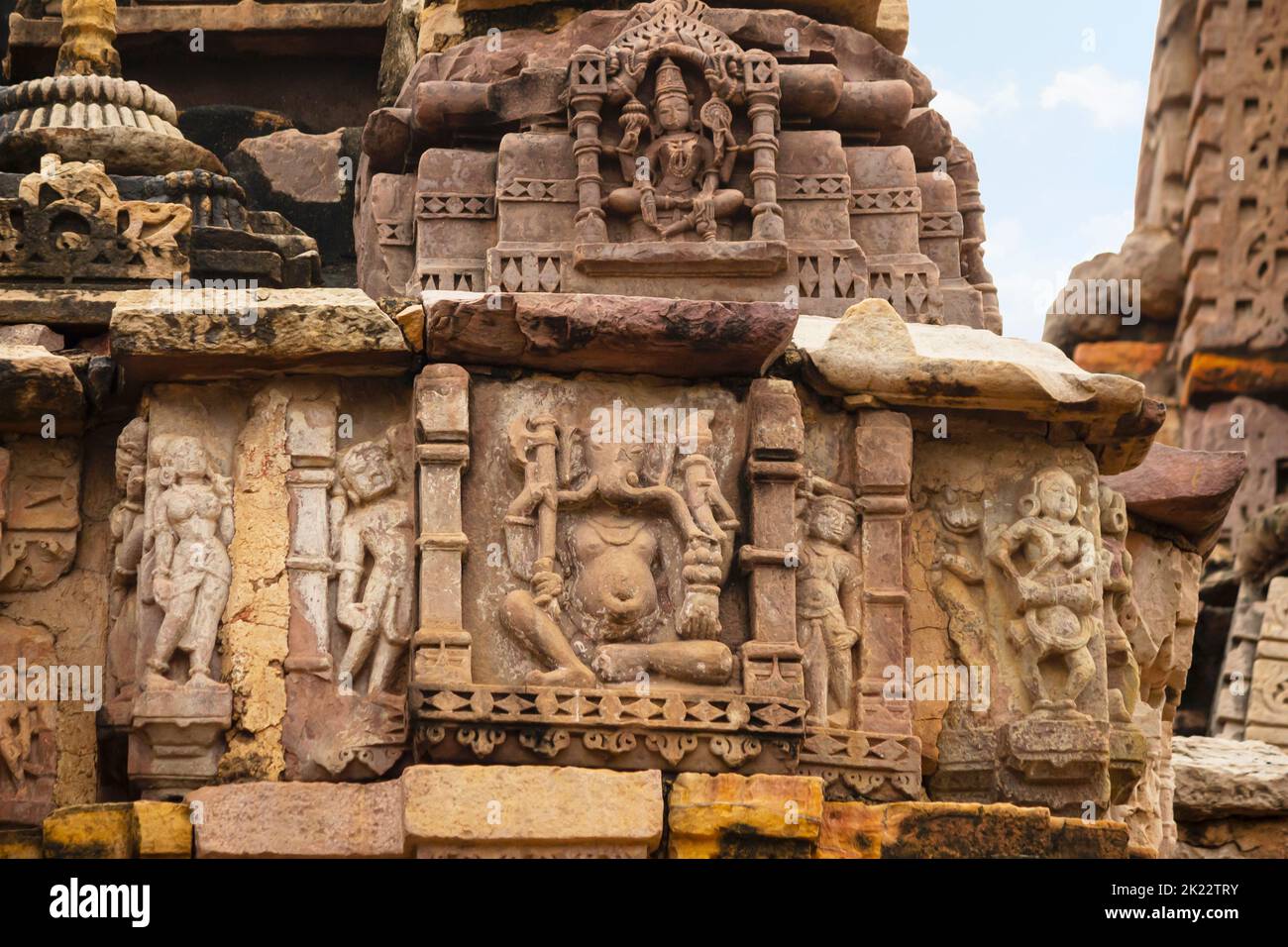 Carvings of Hindu God and Goddess on the Mahakala Temple, Bijolia ...
