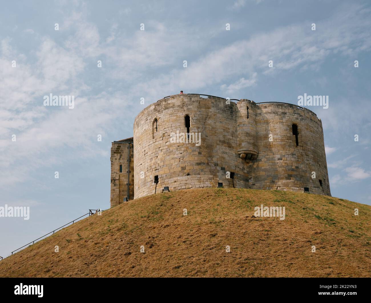 The brown drought grass mound of Clifford's Tower / York castle, York ...
