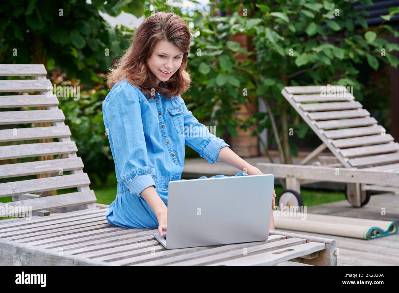 12 years old computer school hi-res stock photography and images - Alamy