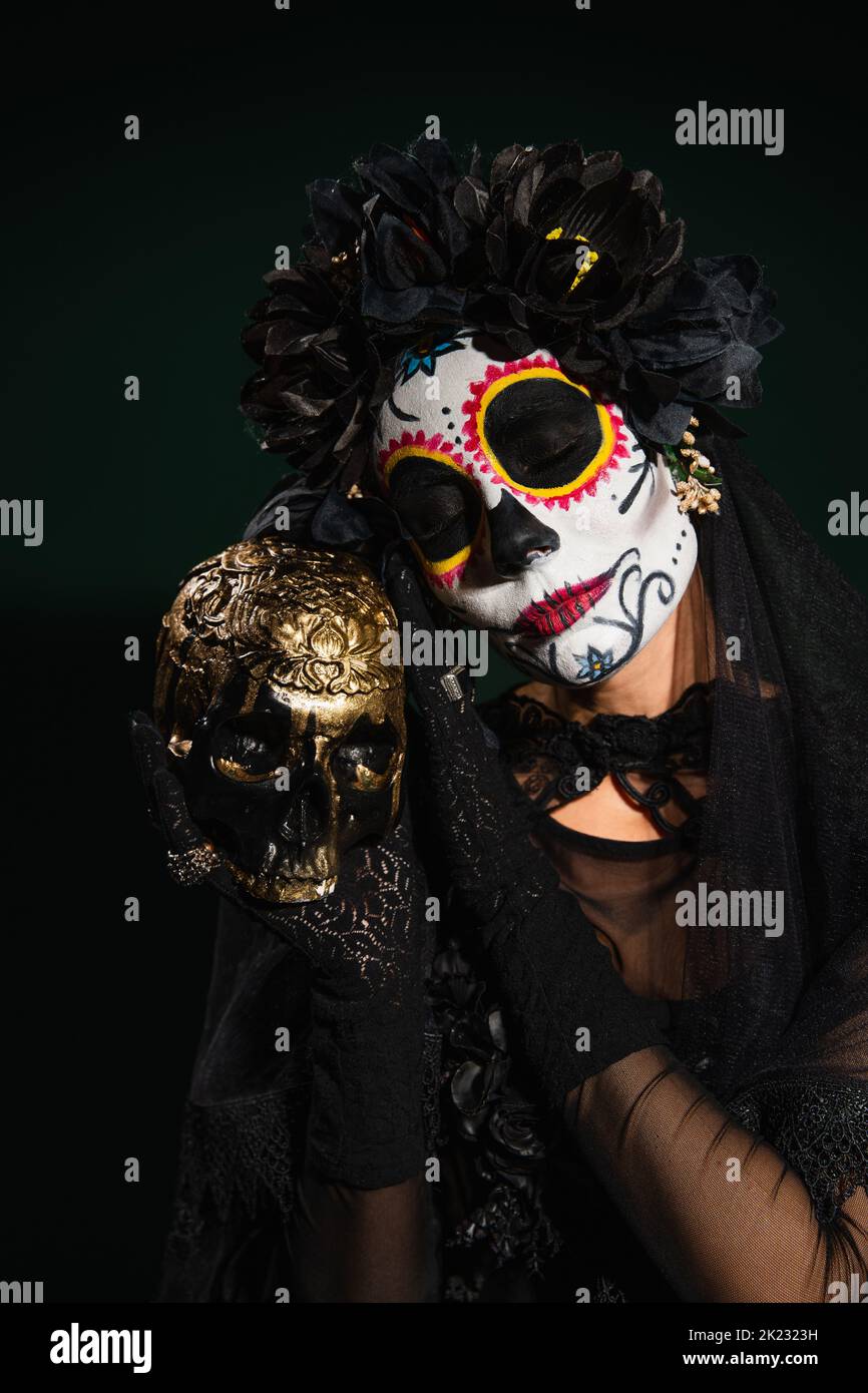Dead costume hi-res stock photography and images - Alamy