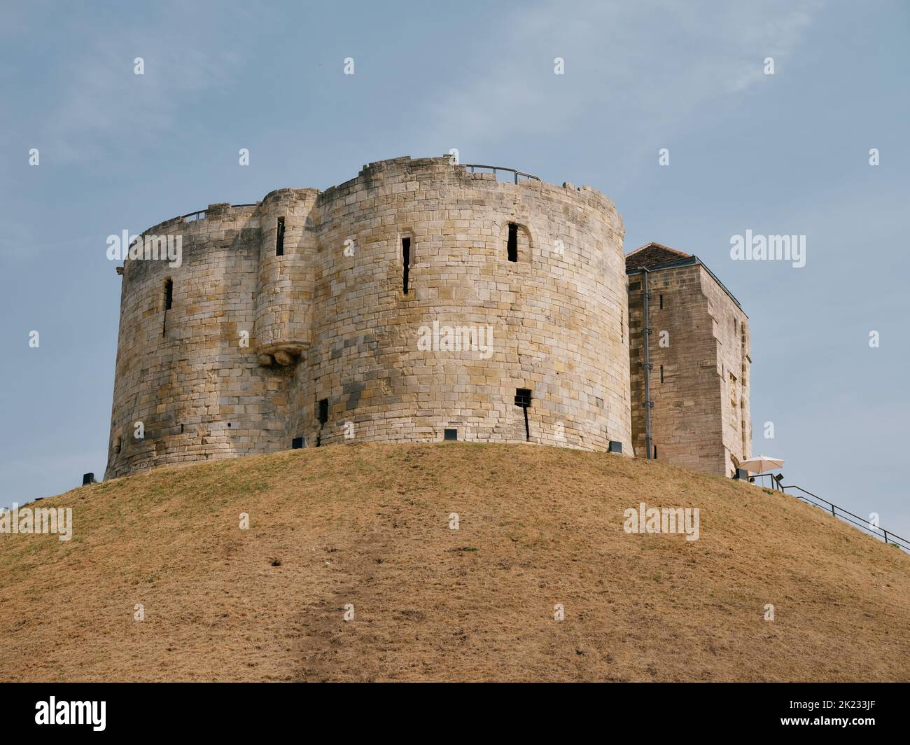 The brown drought grass mound of Clifford's Tower / York castle, York ...