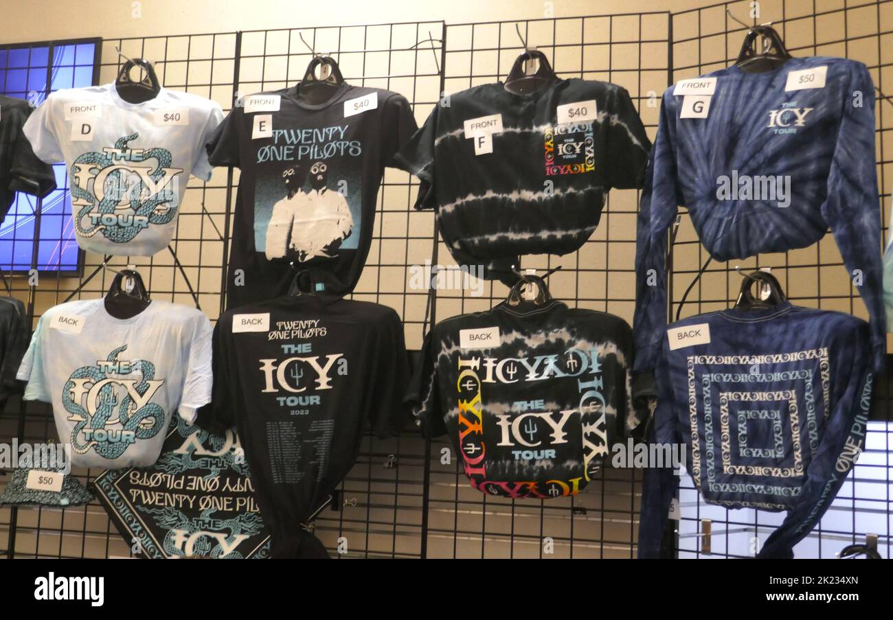 Anaheim, California, USA 17th September 2022 Tyler Joseph and Josh Dun ...