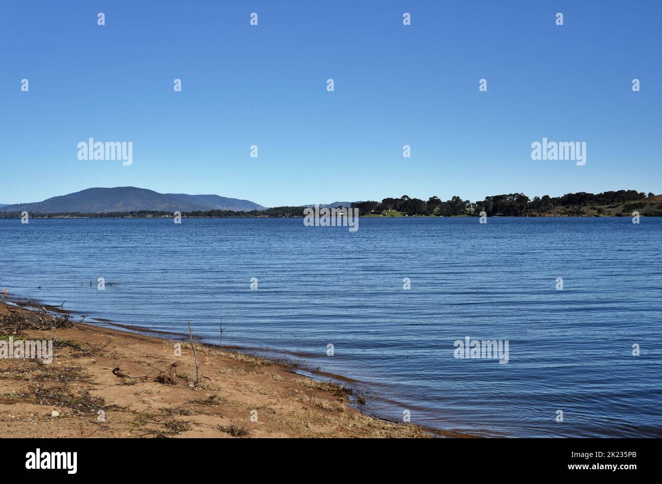 A River Bank with water waves with Mountain view background at Murray ...
