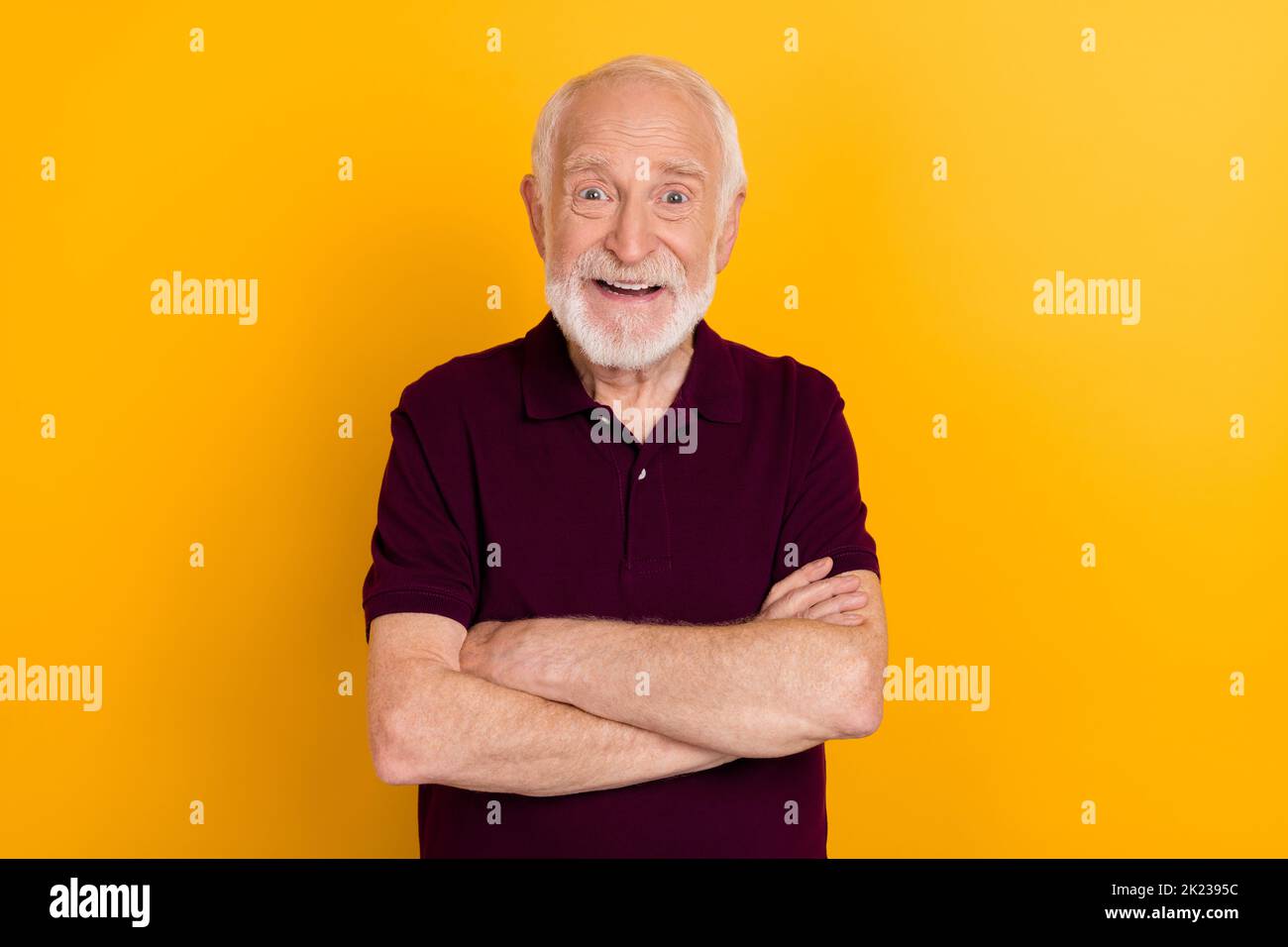 Photo of impressed aged man crossed palms wear dark t-shirt isolated on ...