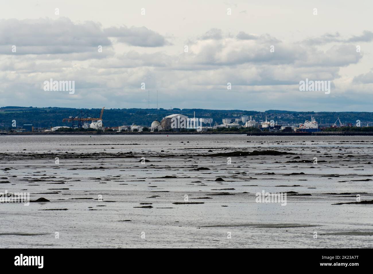 A view of industry at Grangemouth from across the Firth of Forth ...