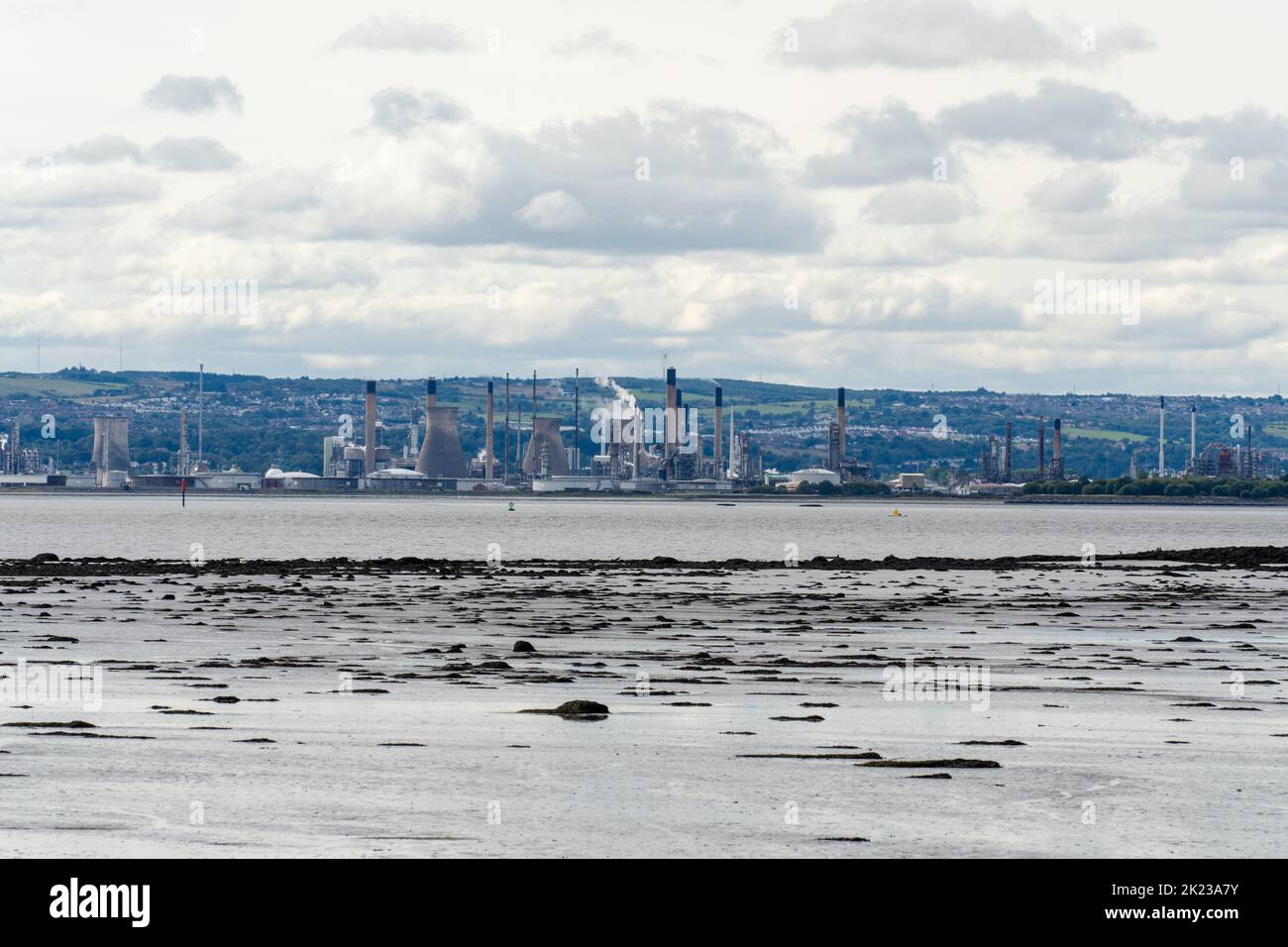 A view of the Grangemouth petrochemical oil refinery over the Firth of ...
