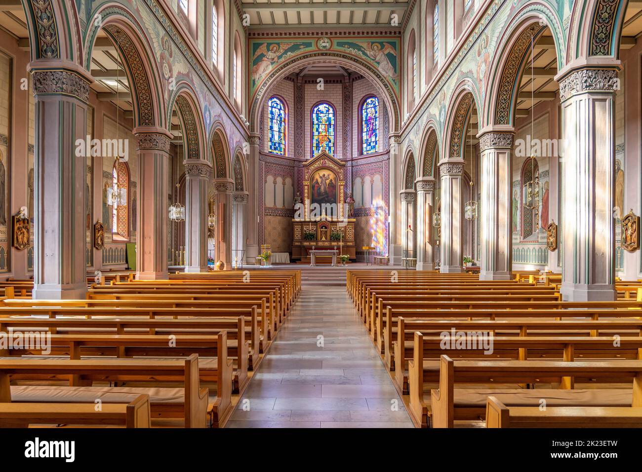 Innenraum der Kirche St. Peter und Paul in Lahr/Schwarzwald, Baden-Württemberg, Deutschland | St ...