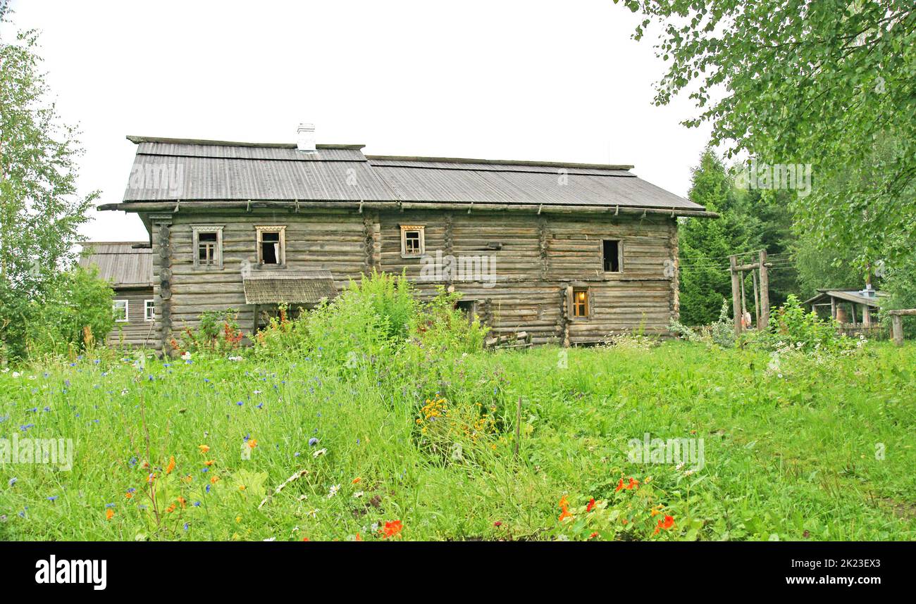 Typical Russian architecture in Mandrogi in the Russian Federation ...