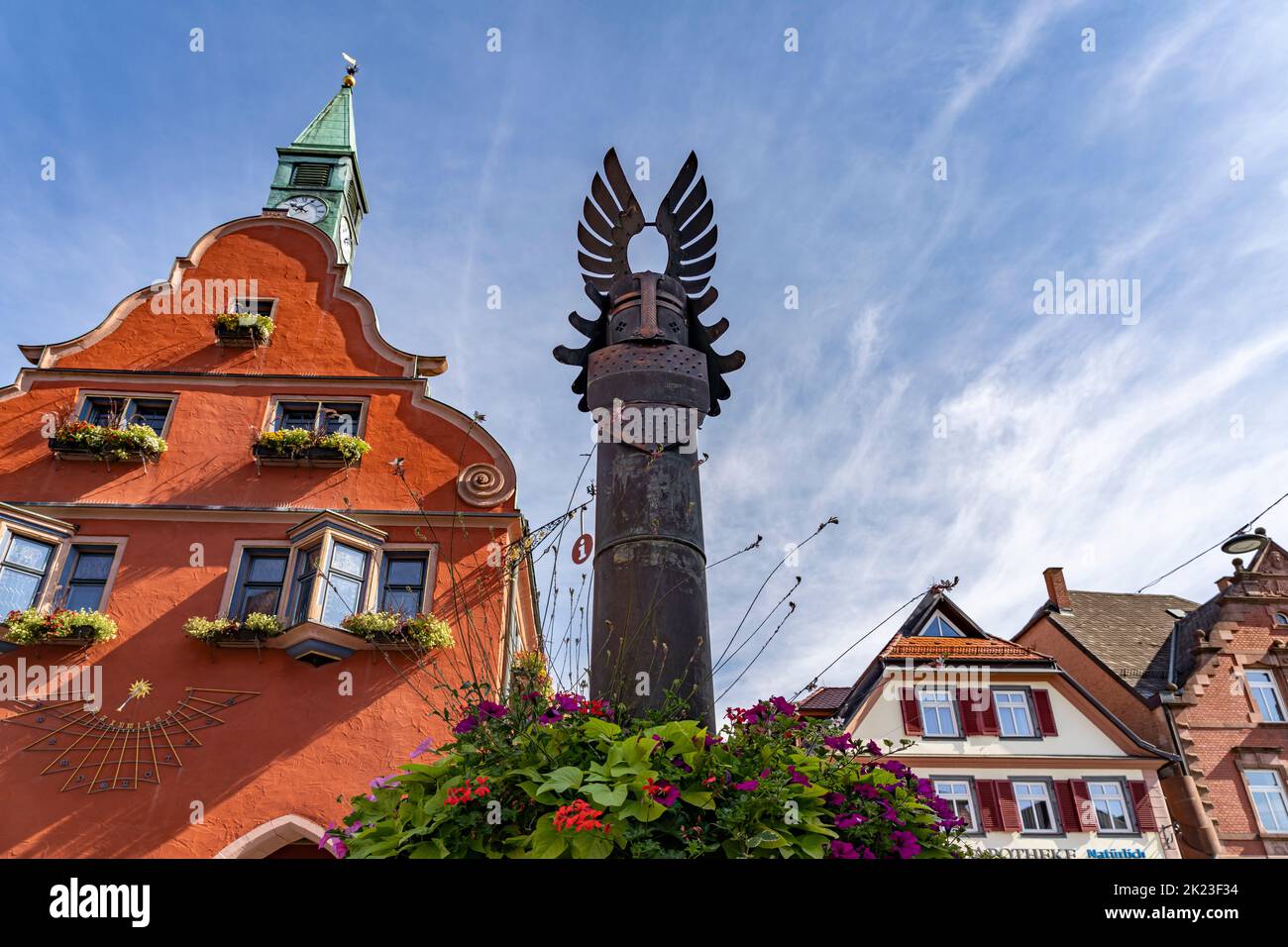 Brunnen vor dem alten Rathaus in Lahr/Schwarzwald, Baden-Württemberg ...