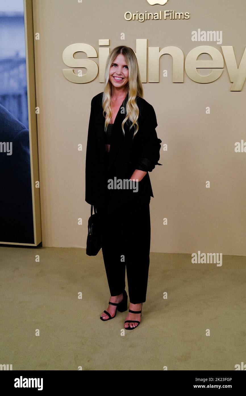 Los Angeles, USA. 21st Sep, 2022. Catherine Cyr arrives at the premiere ...