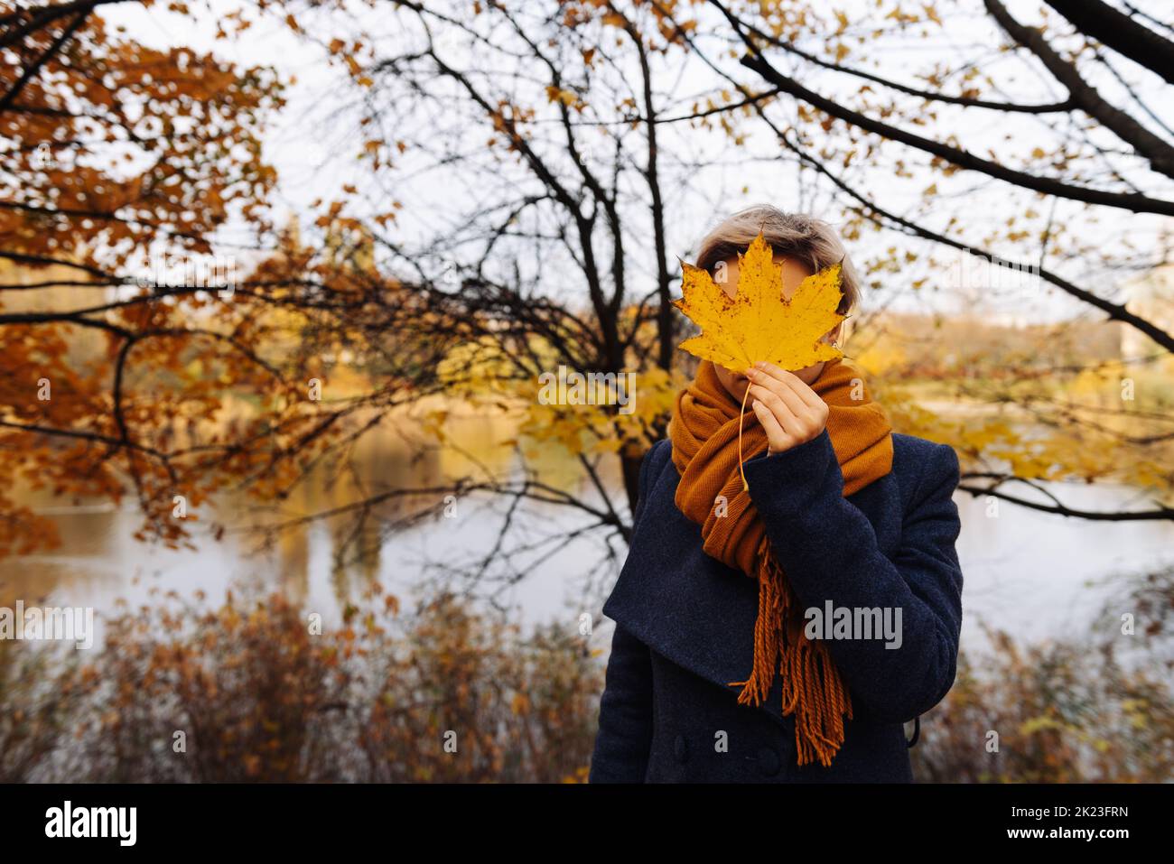 Faceless portrait hi-res stock photography and images - Alamy