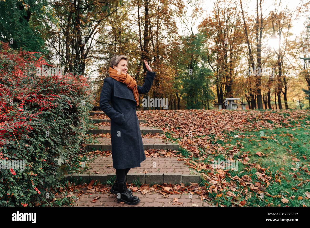 Young woman wrapped hand hi-res stock photography and images - Alamy