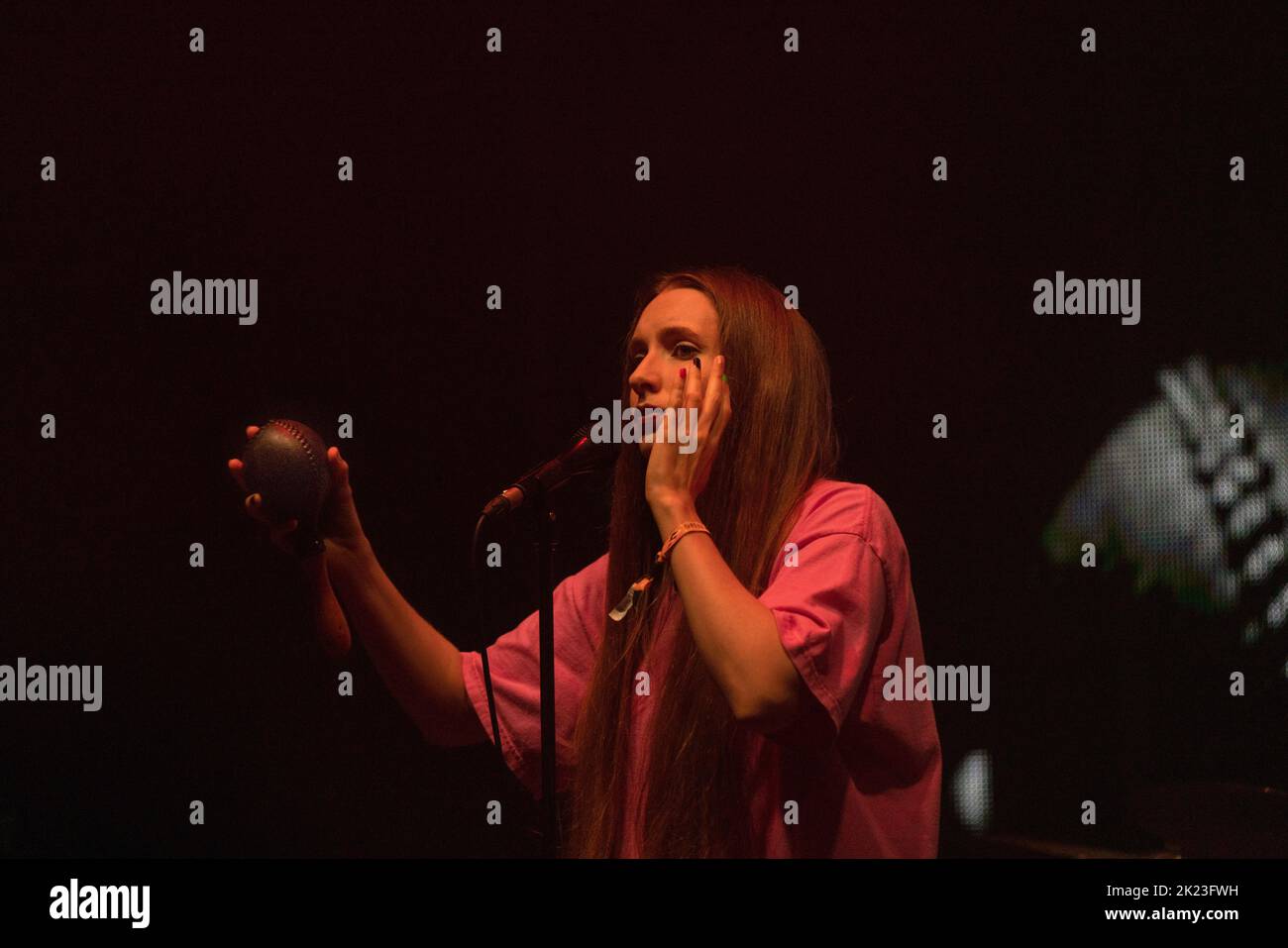 Dry cleaning live 2022 hi-res stock photography and images - Alamy